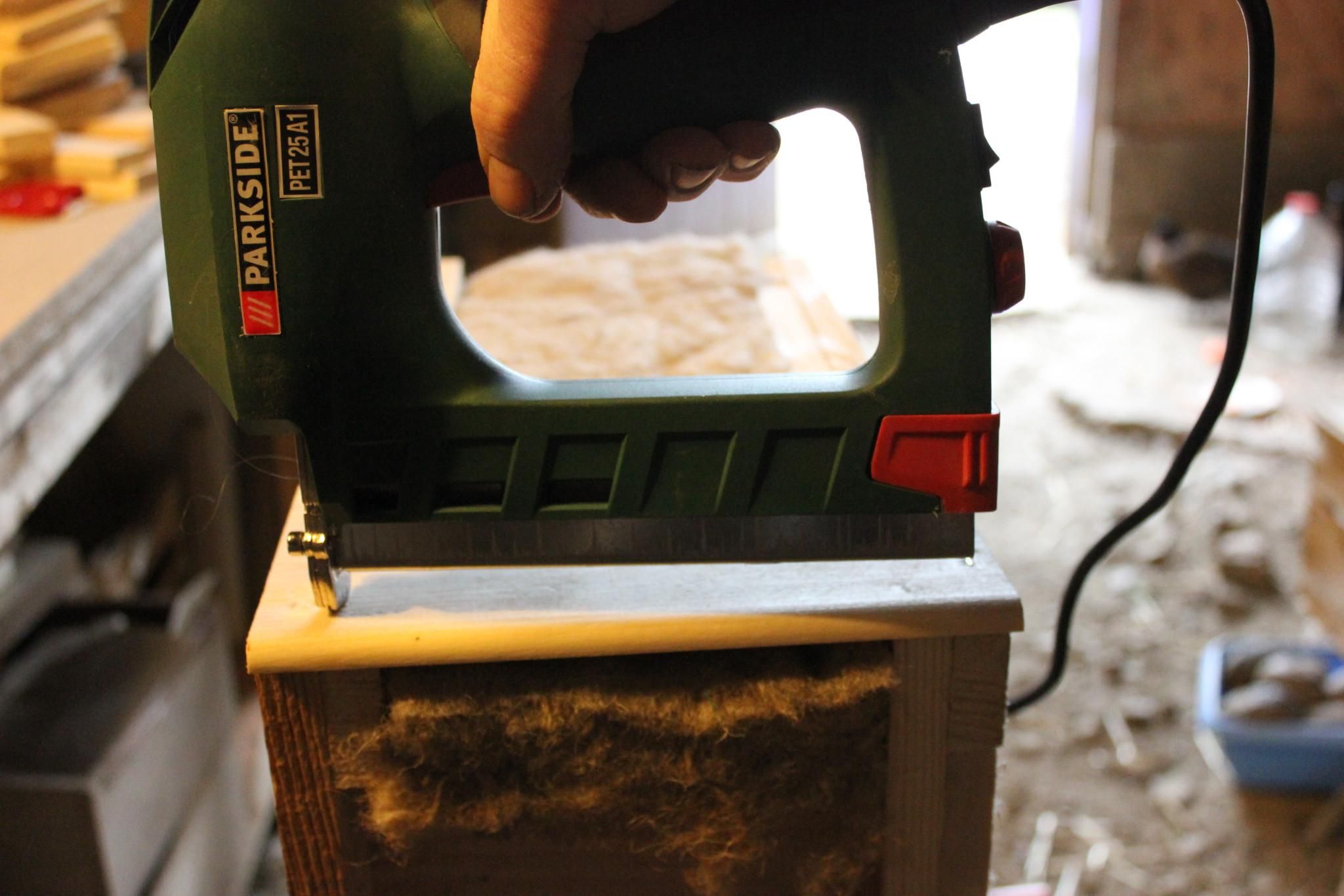 Make a Wooden Fuelless Cooker or Hay-box Using Scrap Wood and Hemp Wool ...