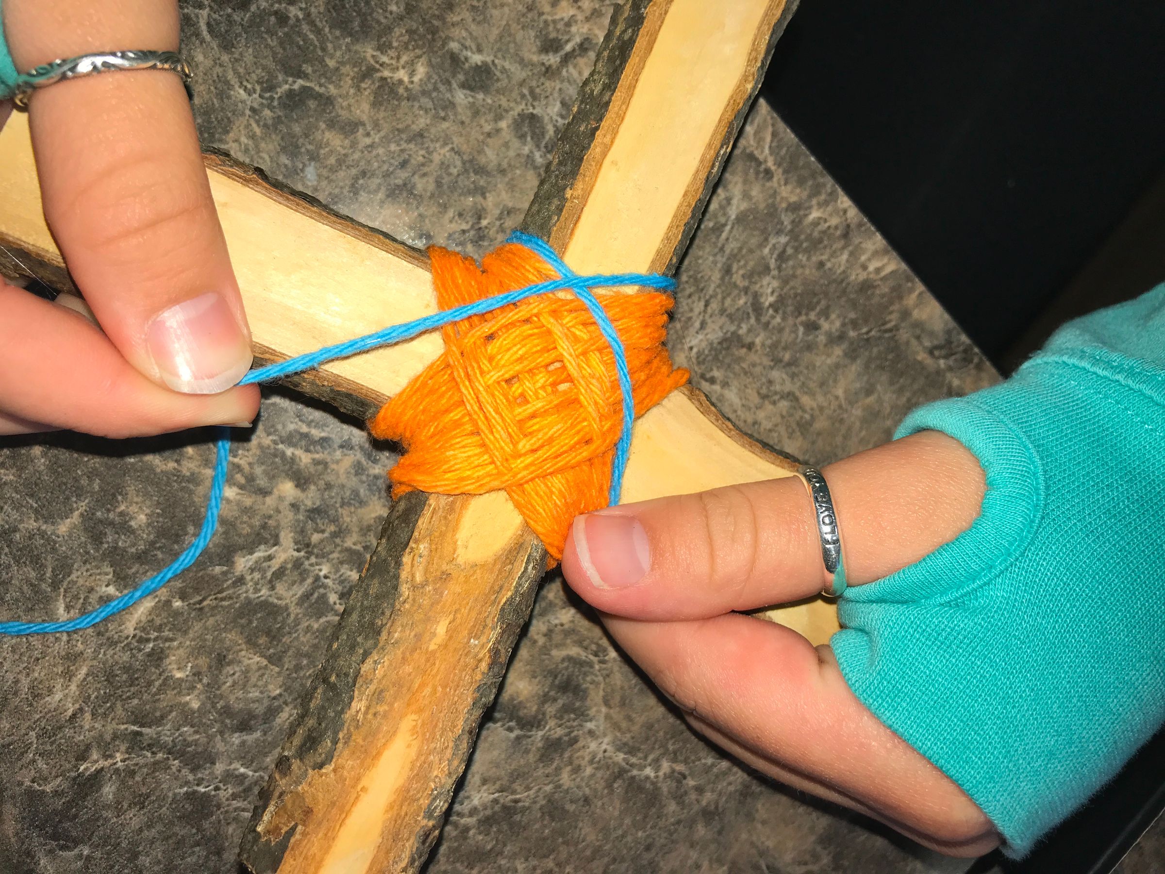 How to Make an Ojo De Dios (God's Eye) : 11 Steps - Instructables