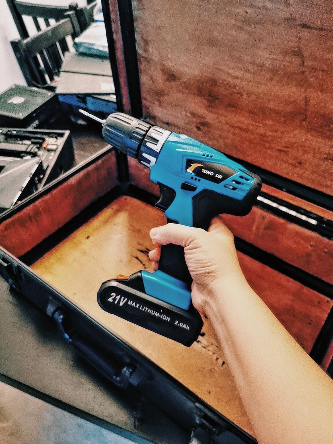 Briefcase PC Built by a Woman. : 14 Steps (with Pictures) - Instructables