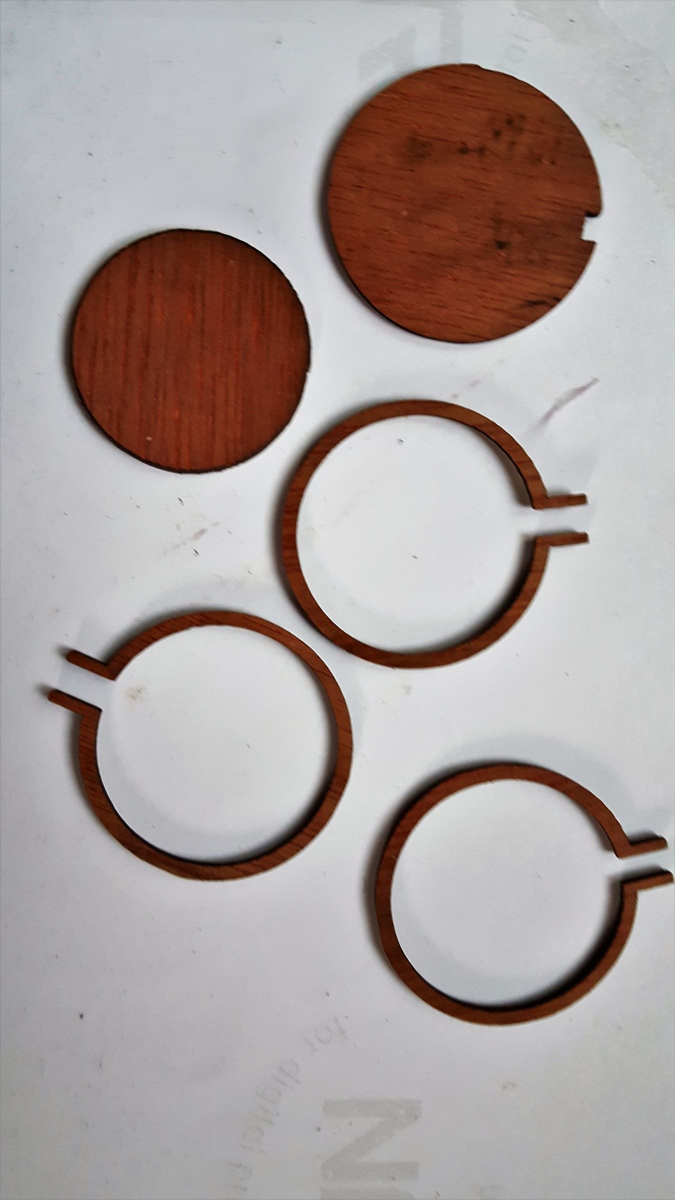 Pocket Sized Embroidery Hoop. : 5 Steps (with Pictures) - Instructables