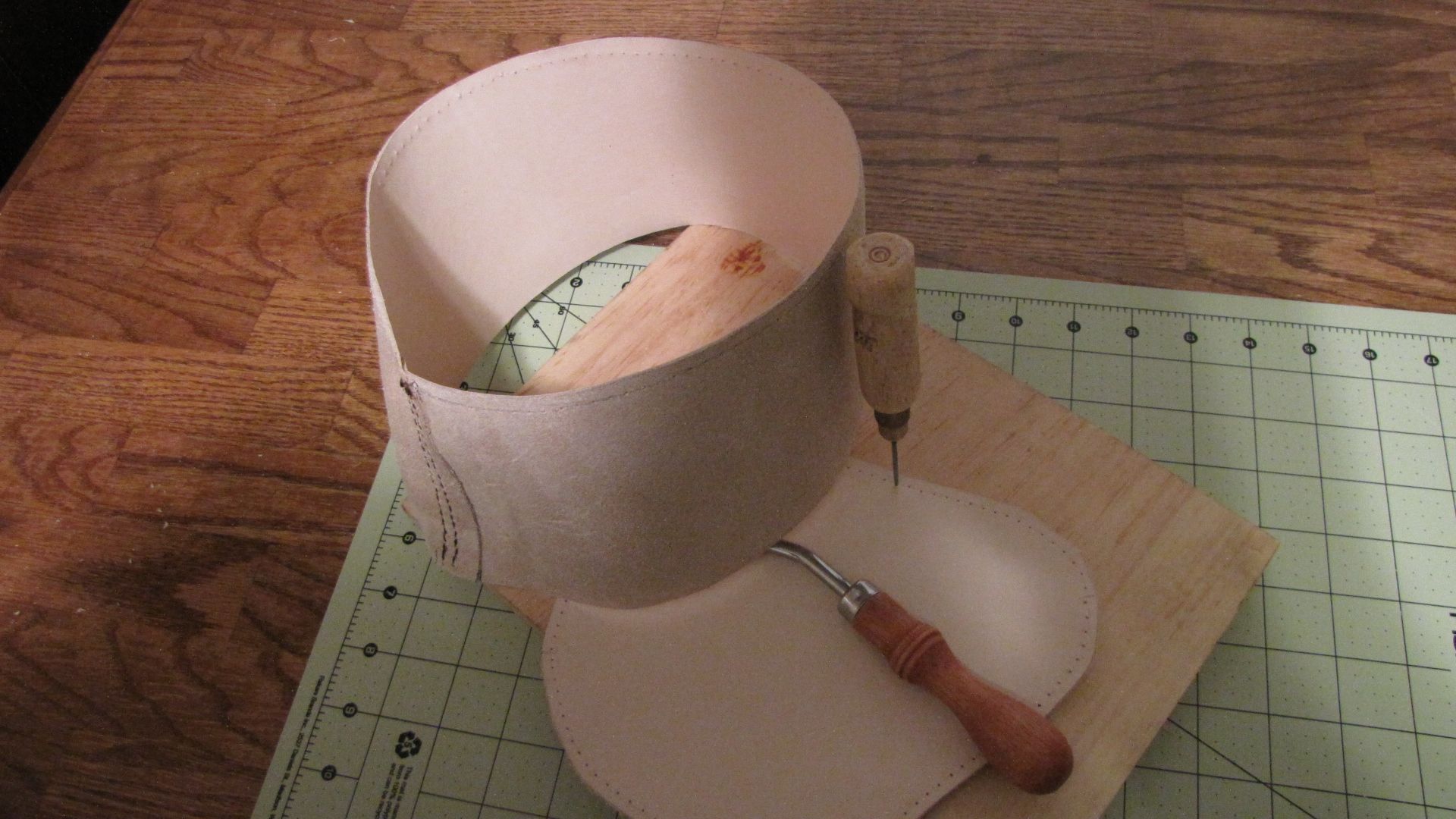 Hand-Crafted Leather Cowboy Hat : 9 Steps (with Pictures) - Instructables