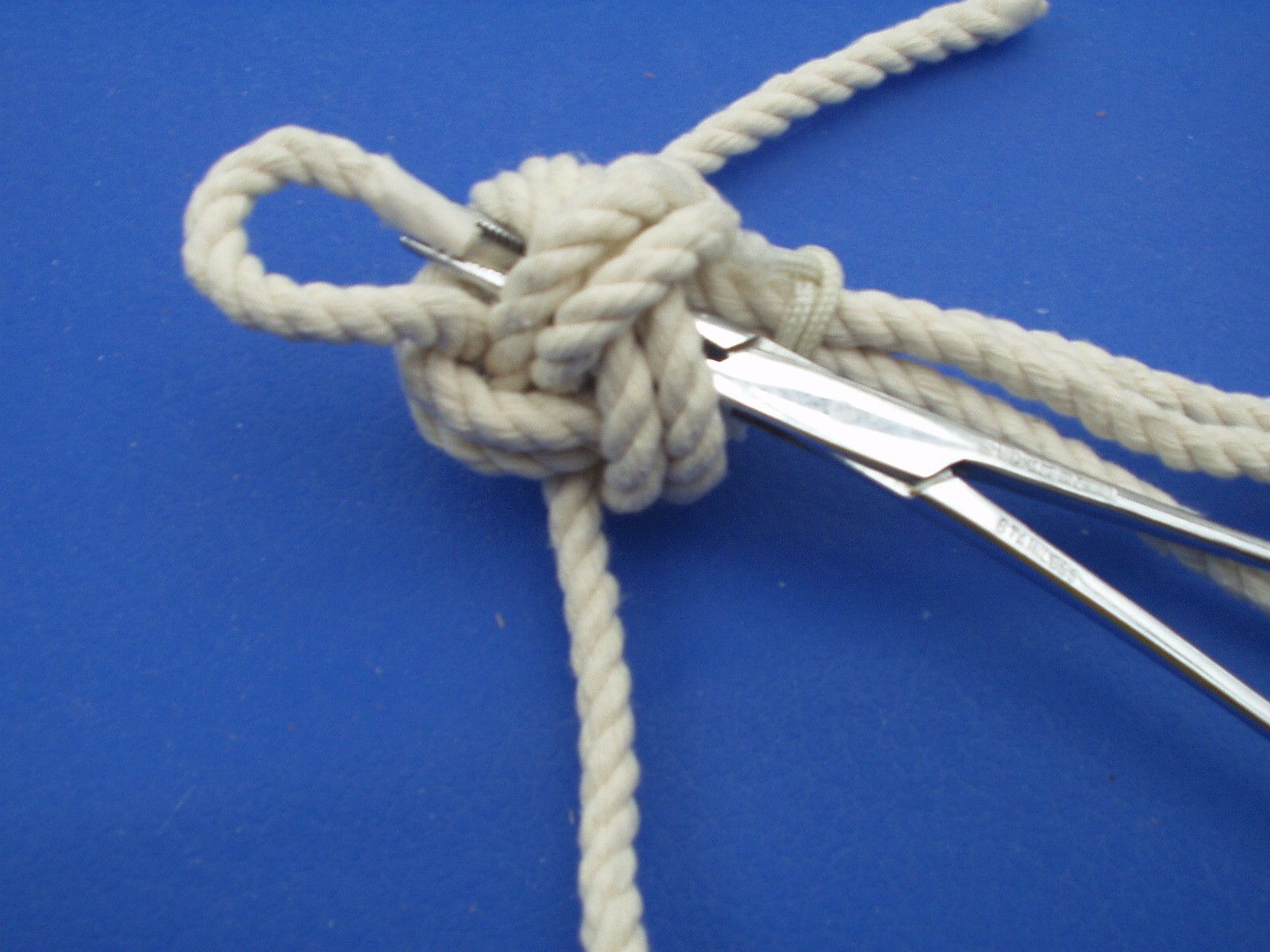 Manrope Knot Whisk Broom : 12 Steps (with Pictures) - Instructables