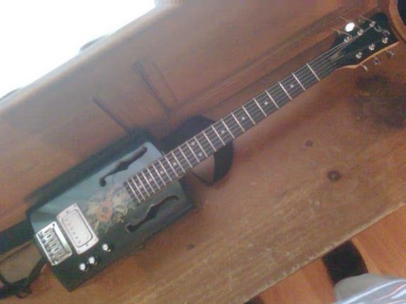 My First Box Guitar : 7 Steps - Instructables