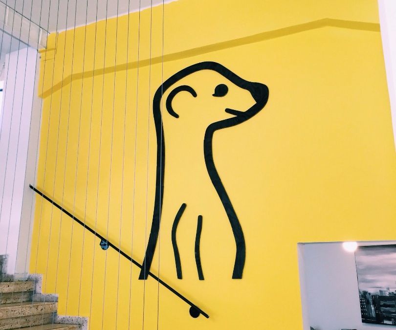 How to Fit a 6x4 Foot Wood Sign Into a Carry-on Suitcase : 7 Steps ...