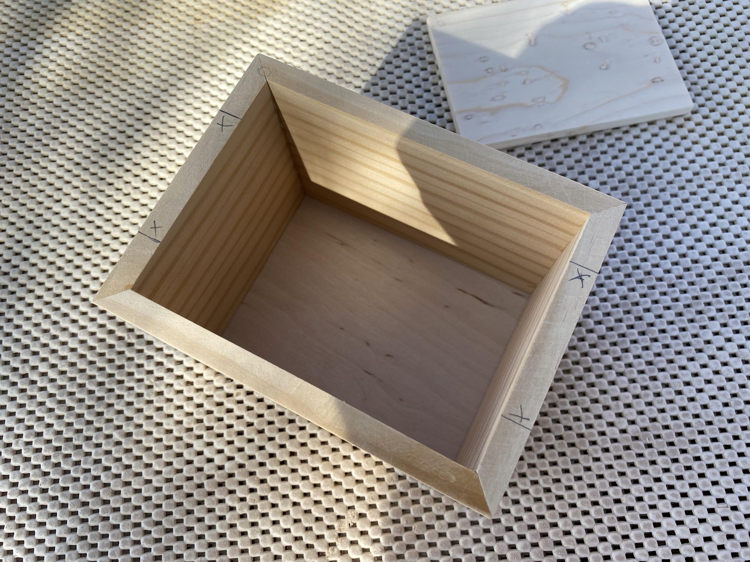 Suspended Box Lid : 7 Steps (with Pictures) - Instructables