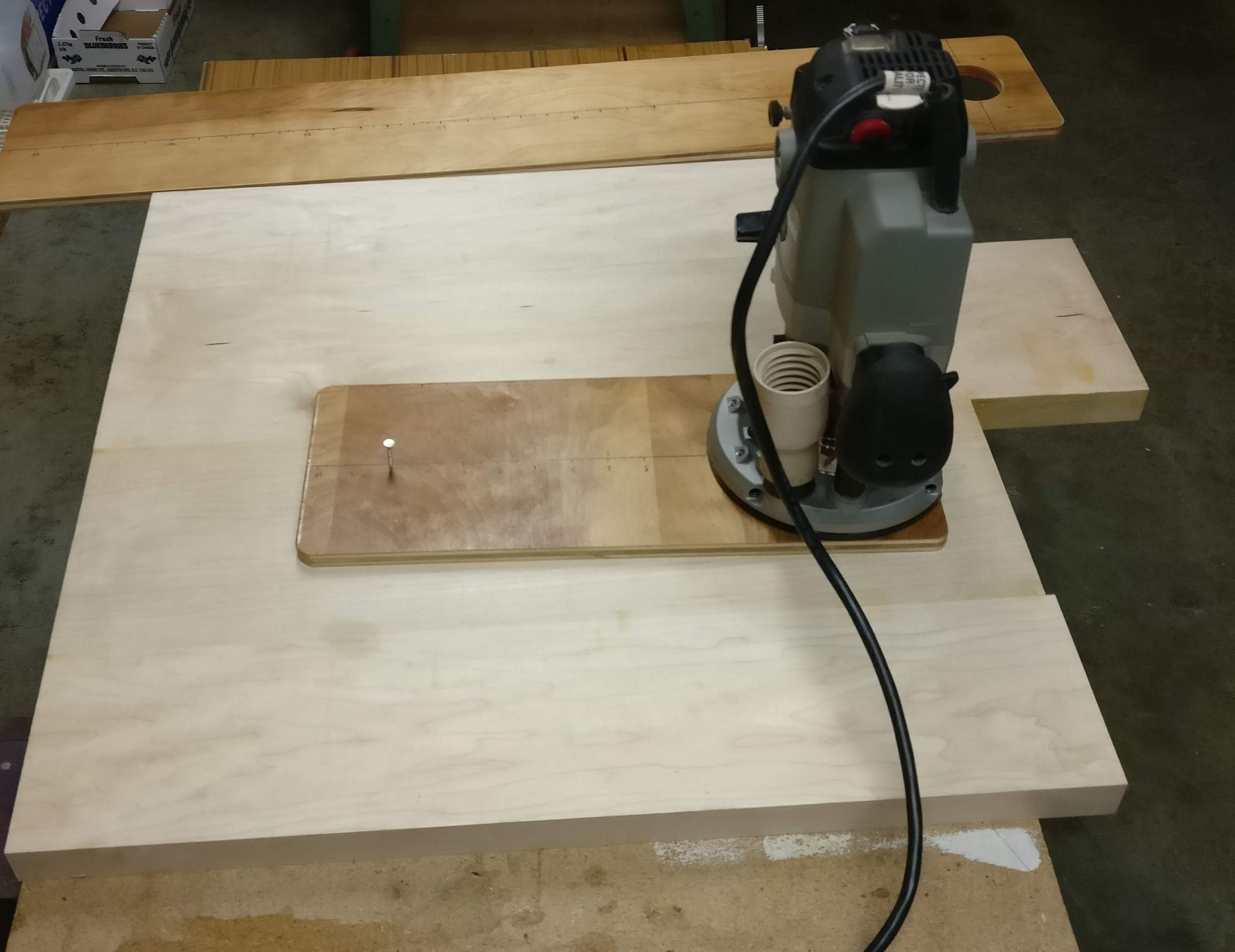 Make a Large Round Dining Table With Turntable : 10 Steps (with ...