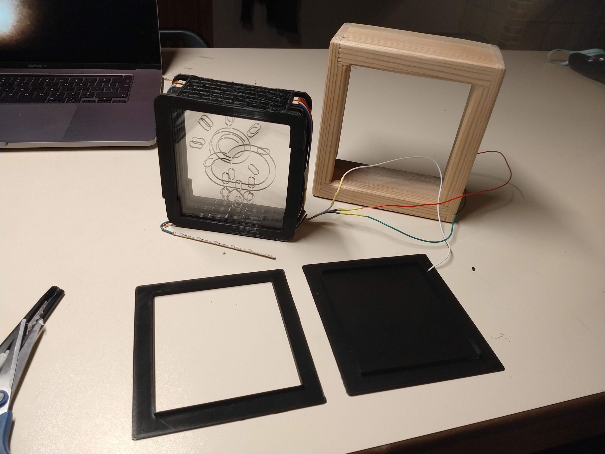 WeatherCube, an Edge-lit 6 Day Weather Forecast : 7 Steps (with Pictures) - Instructables