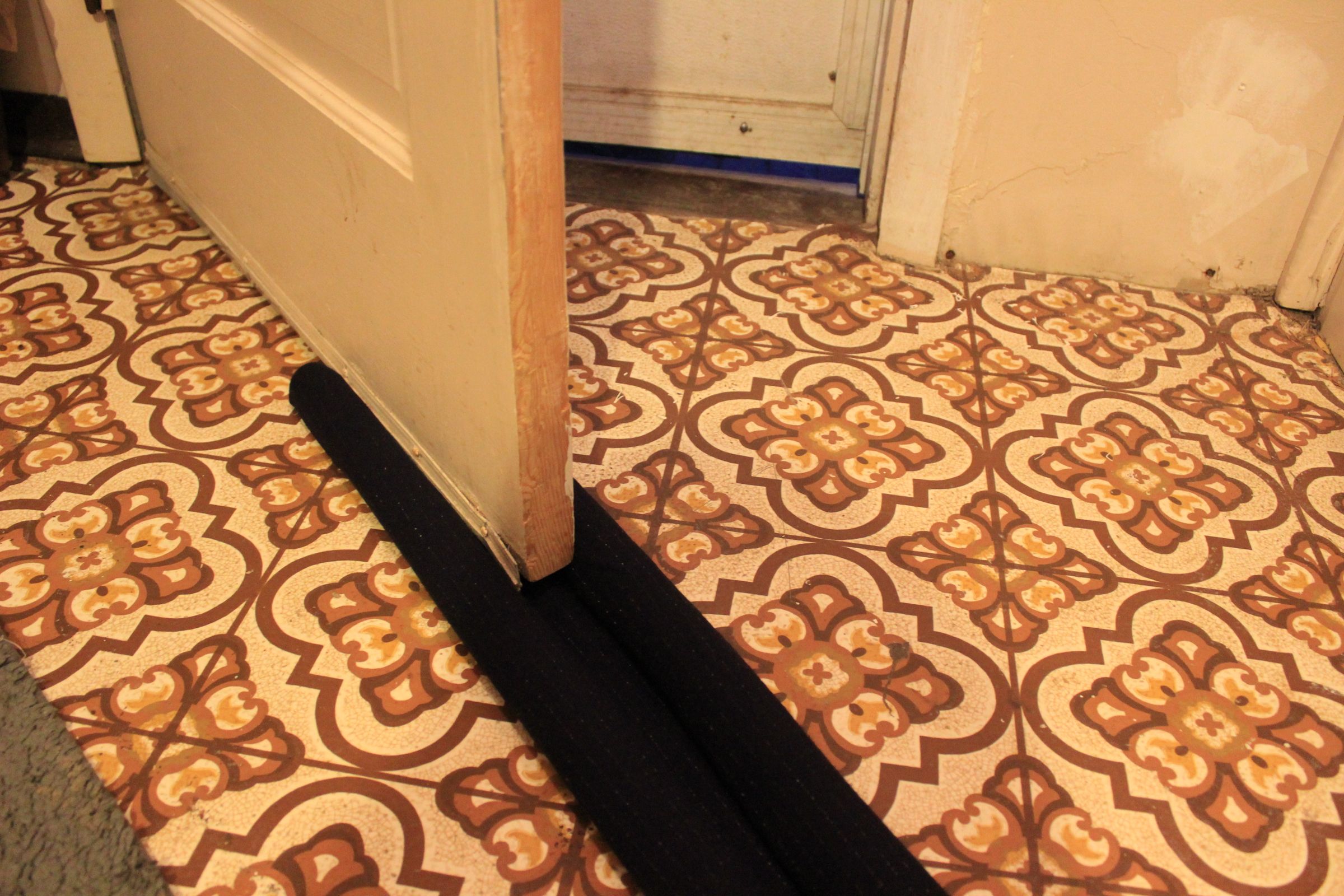 How to Make a Draft Blocker for Your Door : 3 Steps (with Pictures ...
