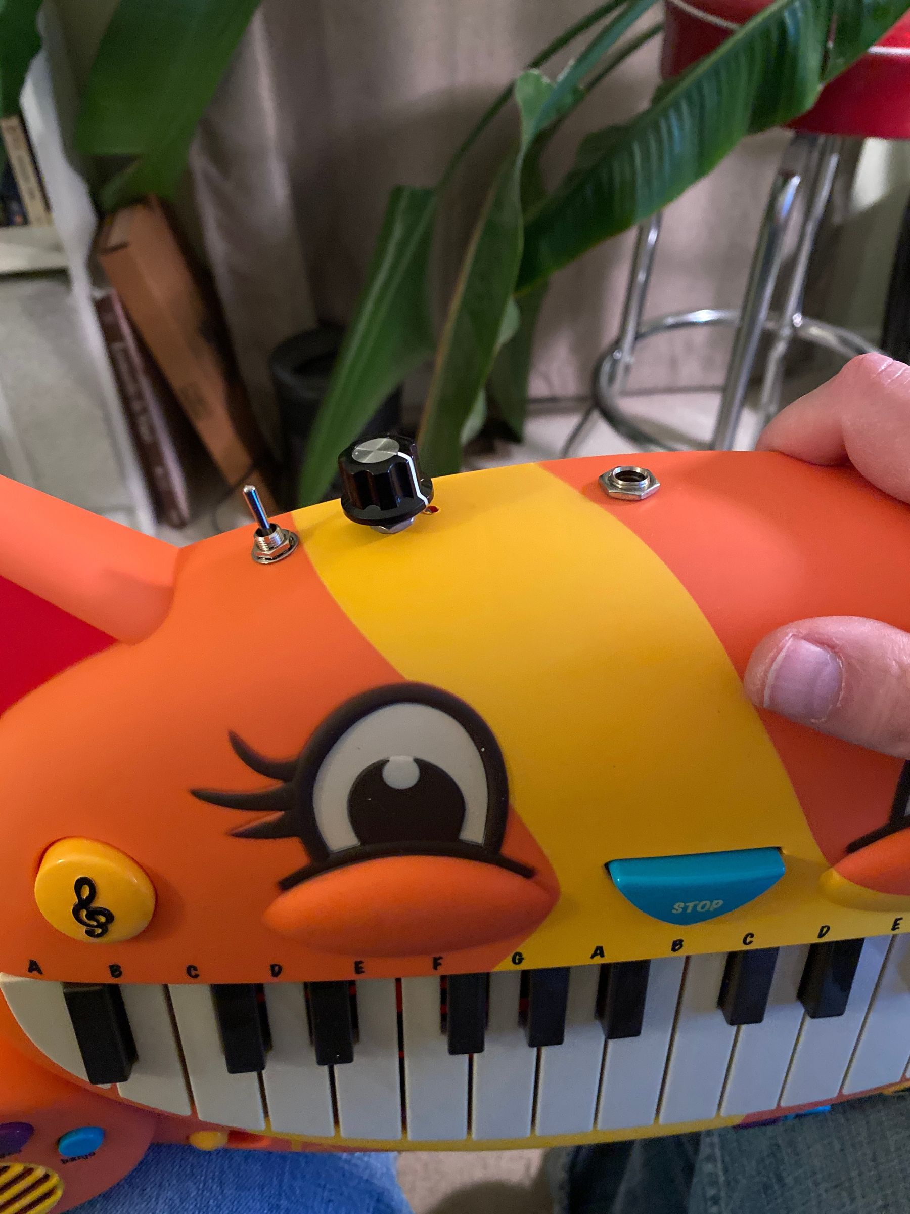 Meowsic Keyboard Output Jack : 8 Steps (with Pictures) - Instructables