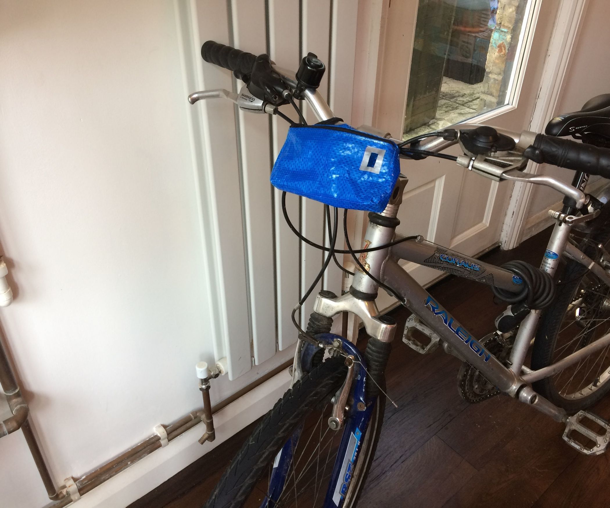 Make a Camera Bag for Your Bike : 13 Steps - Instructables