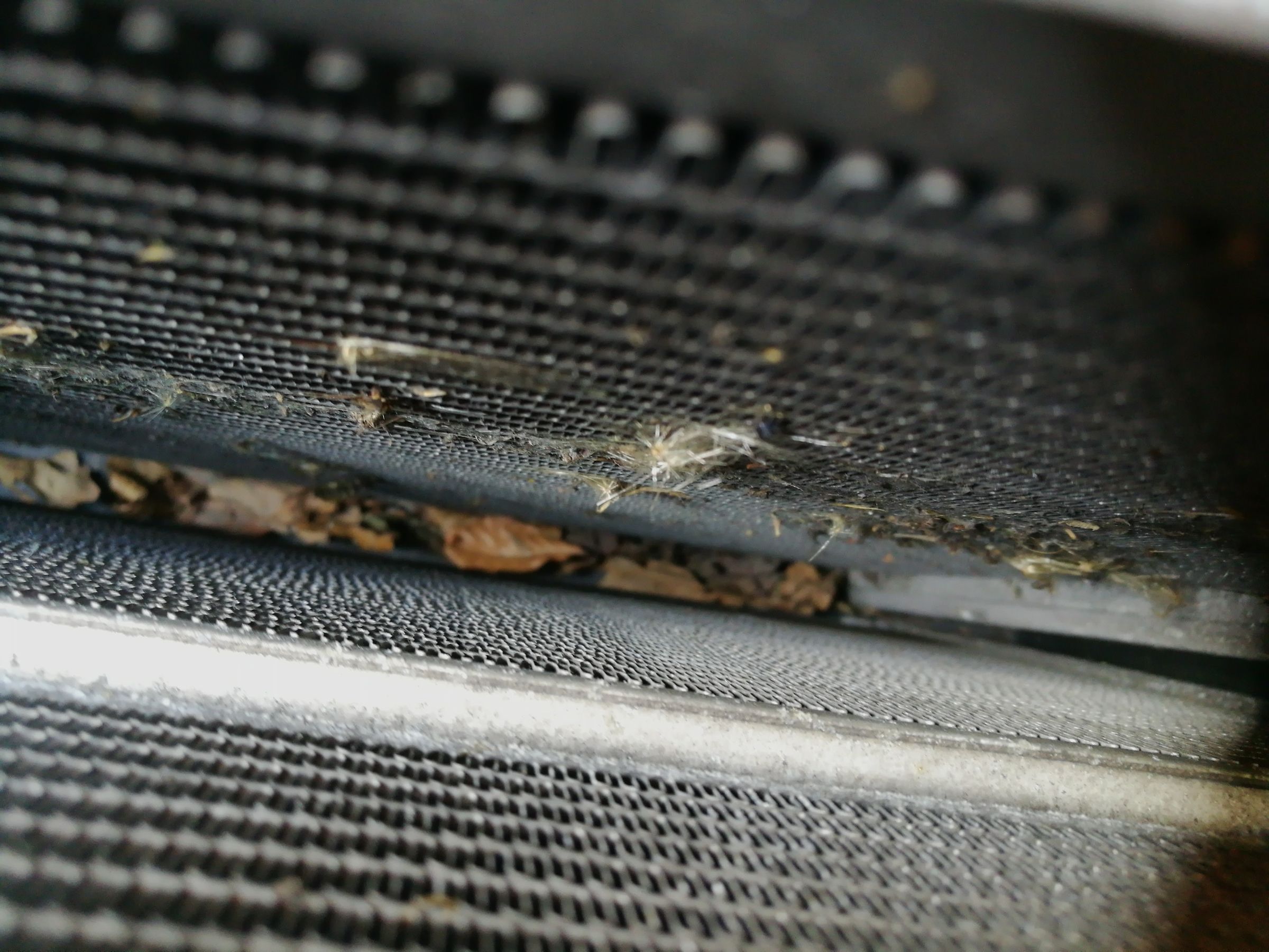 Toyota Prius Gen 3 Front Cooler Cleaning : 6 Steps (with Pictures ...