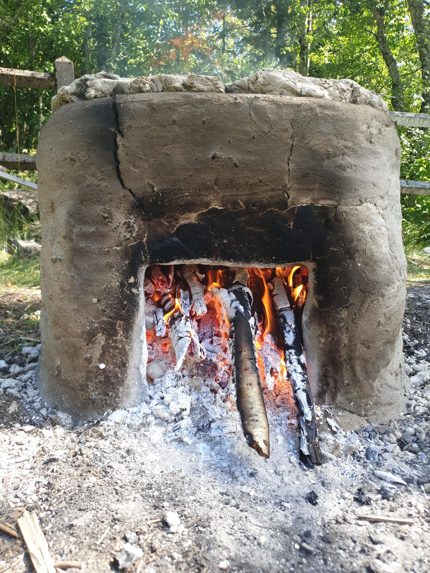 Primitive Pottery Wood Firing Updraft Kiln : 7 Steps (with Pictures ...