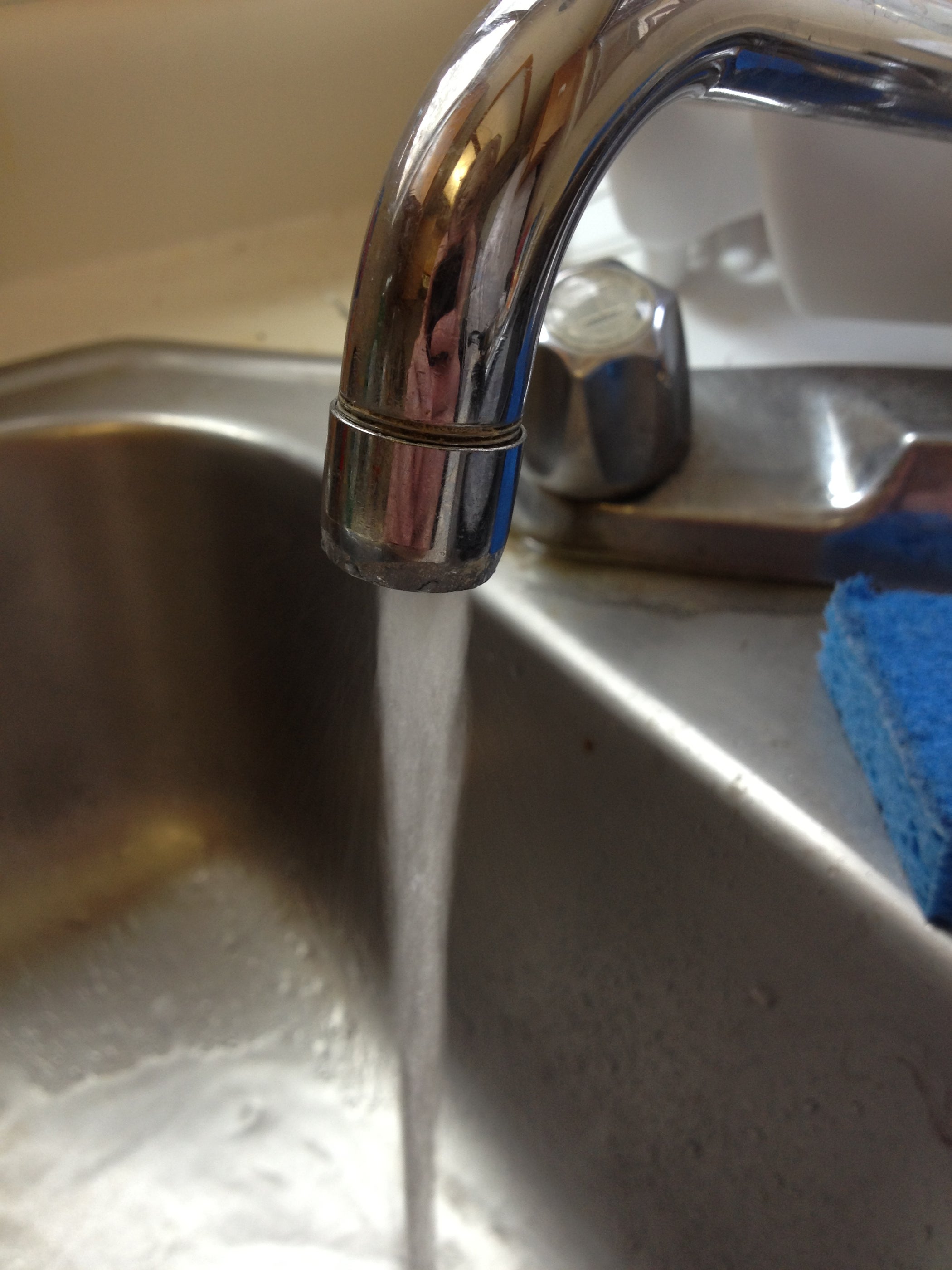How to Fix/clean a Clogged Faucet : 5 Steps - Instructables