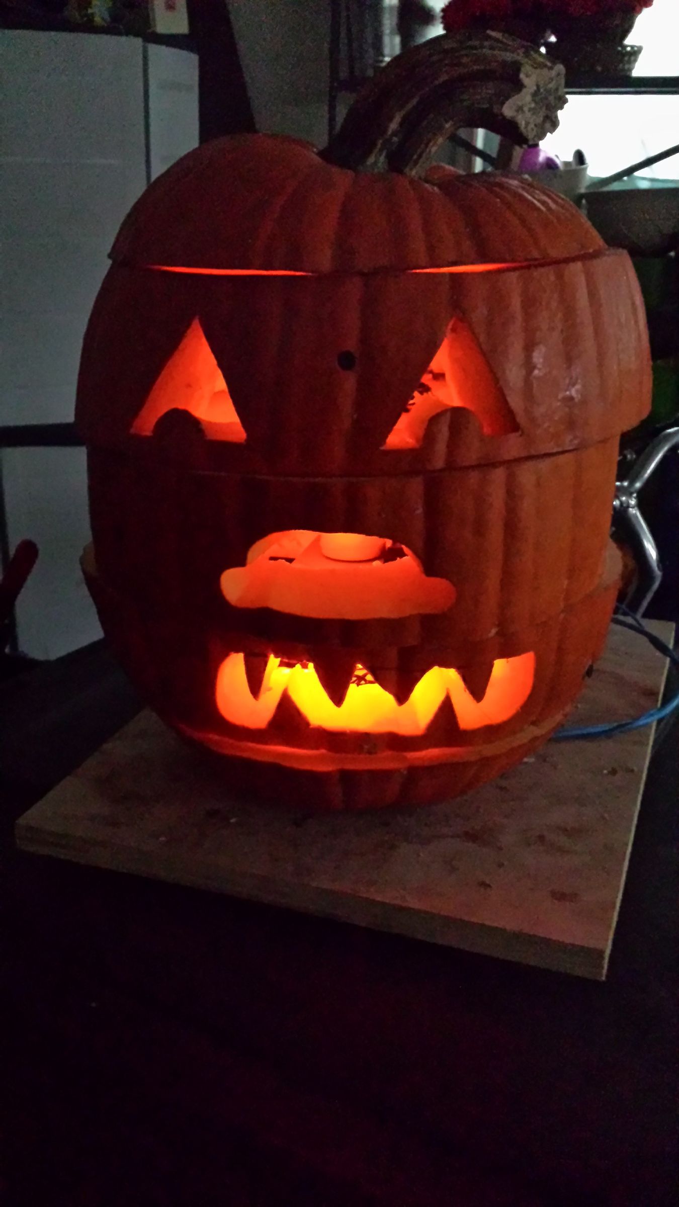 27 Faced Rotating Pumpkin : 6 Steps (with Pictures) - Instructables