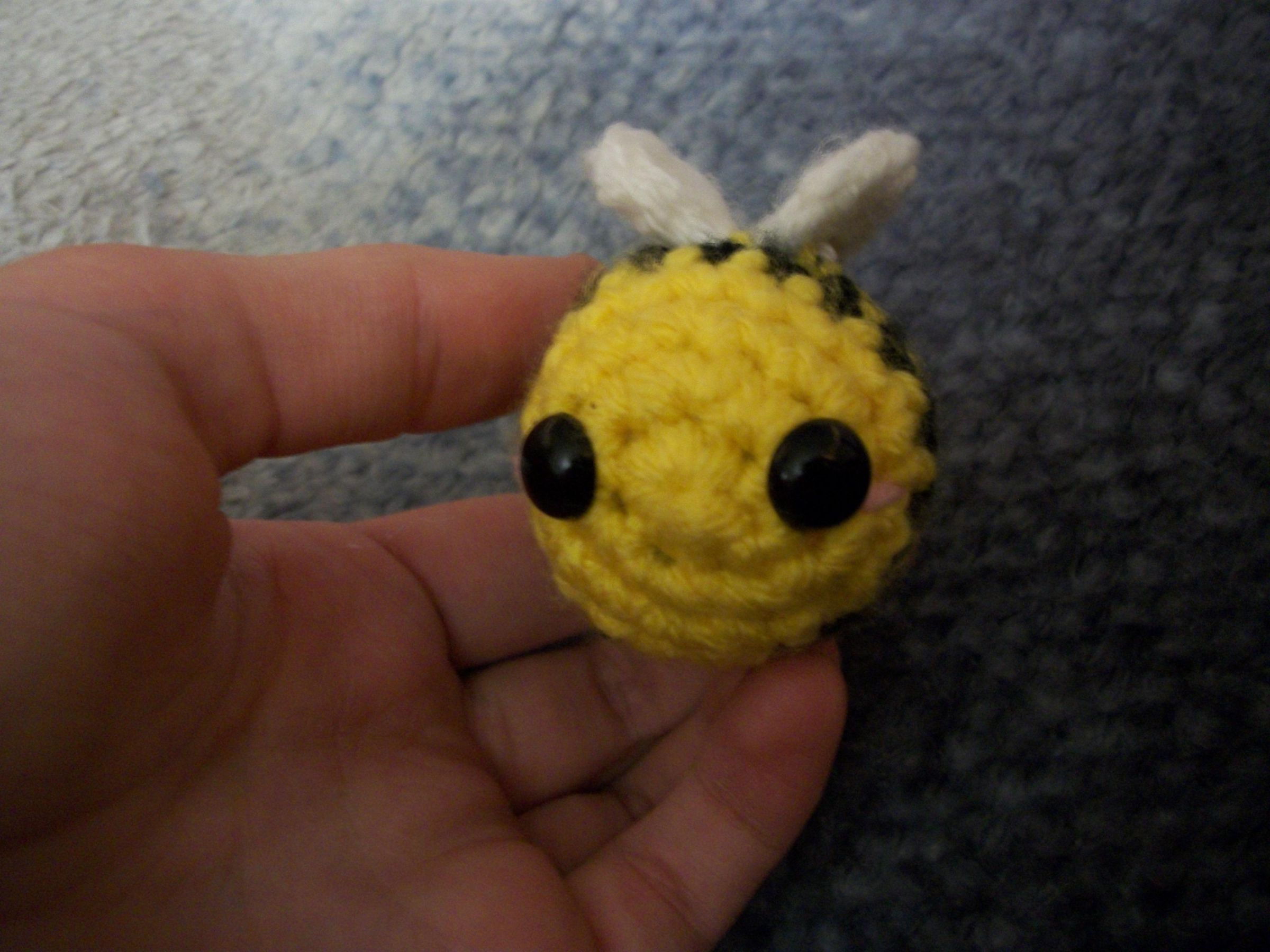 How to Crochet a Bee Keychain : 12 Steps (with Pictures) - Instructables