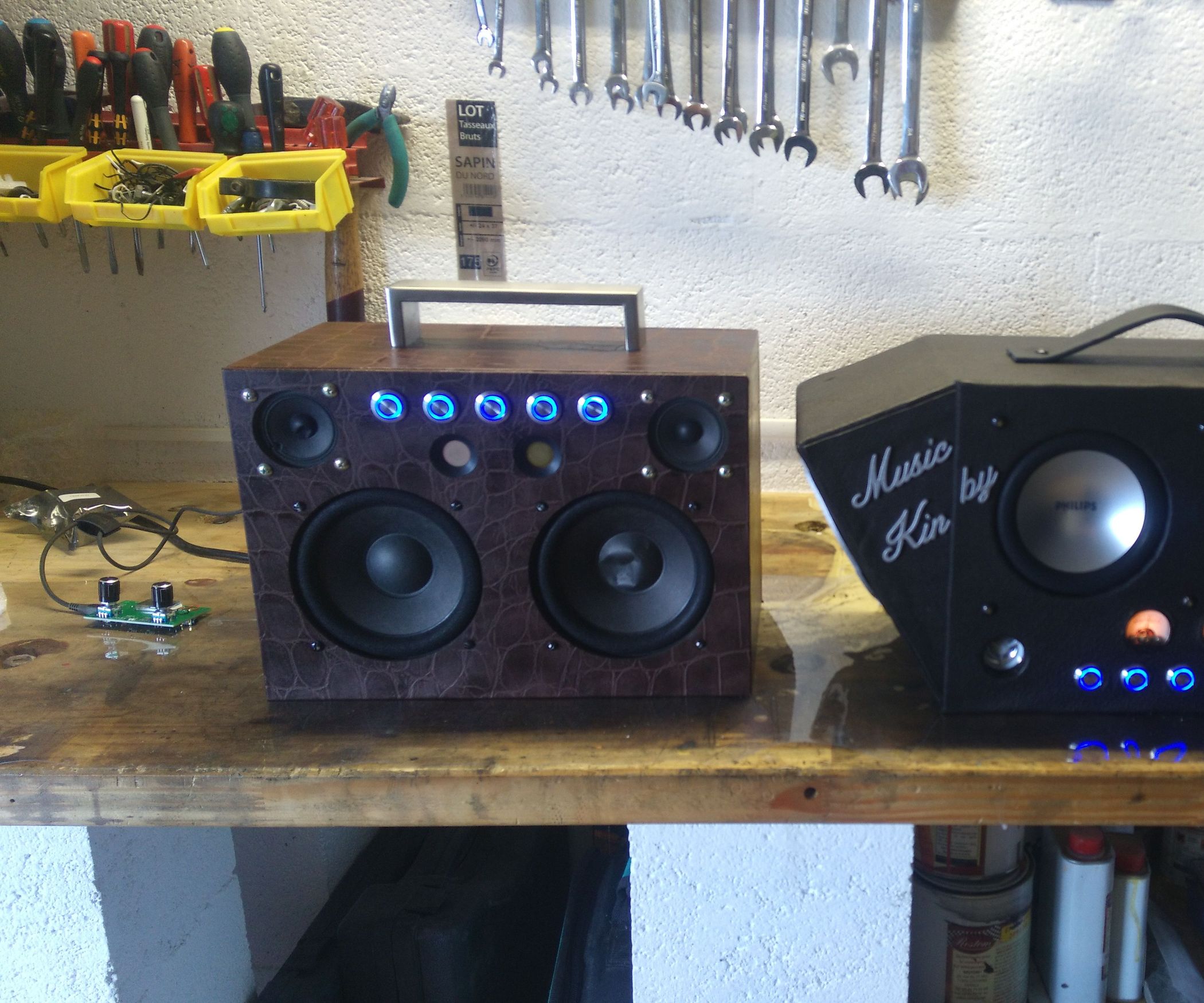 Wireless BoomBox : 4 Steps (with Pictures) - Instructables