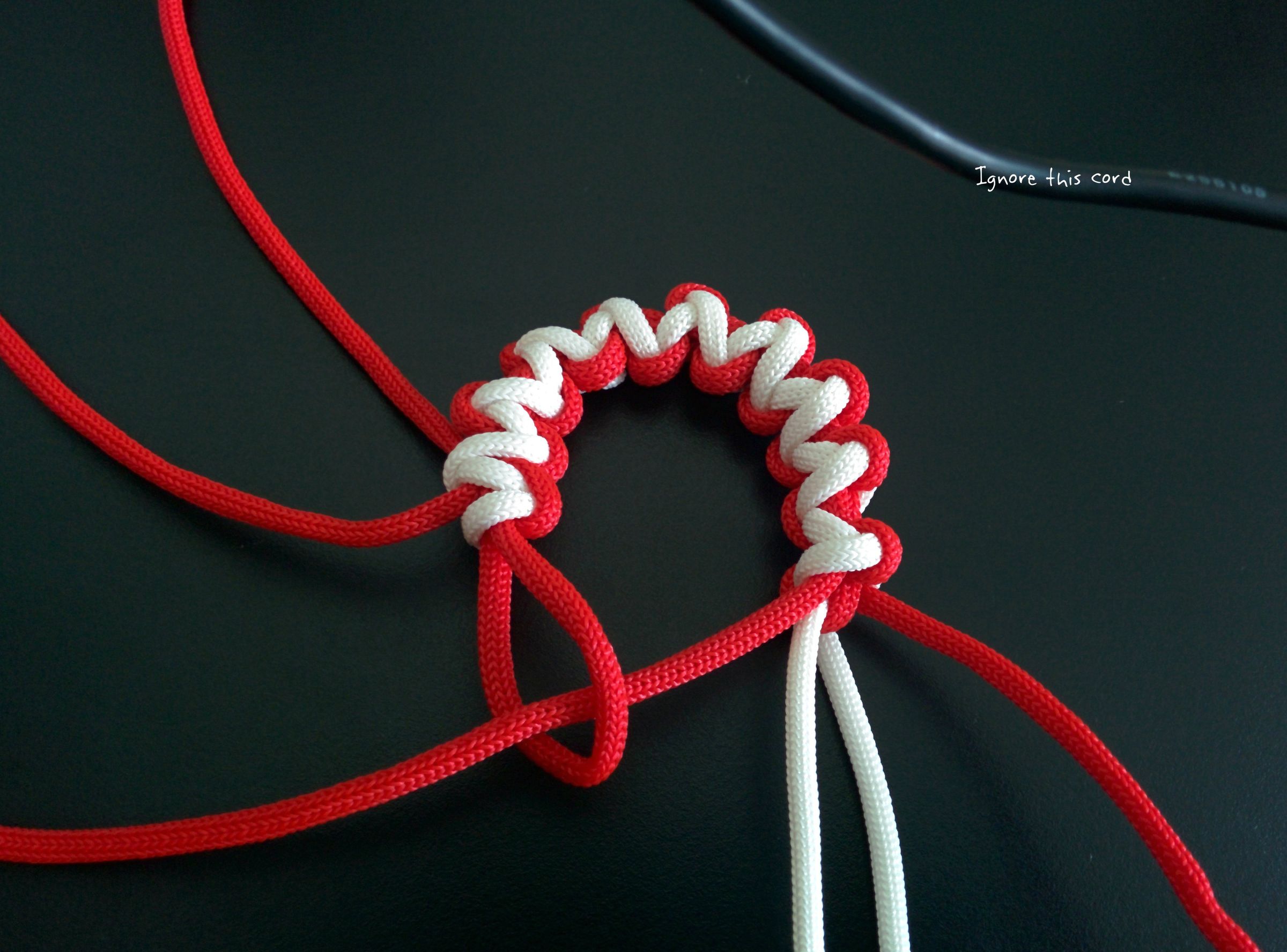 Paracord Desert Flower Medallion : 21 Steps (with Pictures) - Instructables