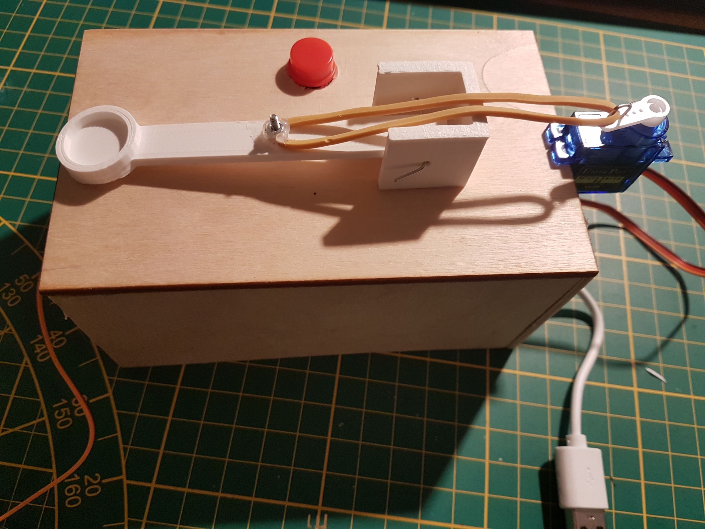 Automatic Rubber Band Catapult : 8 Steps (with Pictures) - Instructables