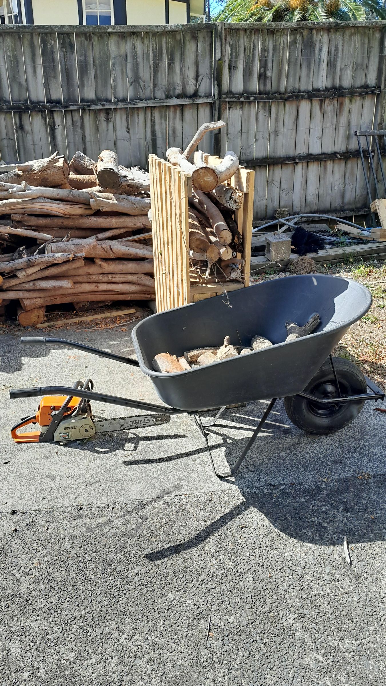 DIY Pallet and Chainsaw Mulching Rack - for Easy Vegetation Shredding ...