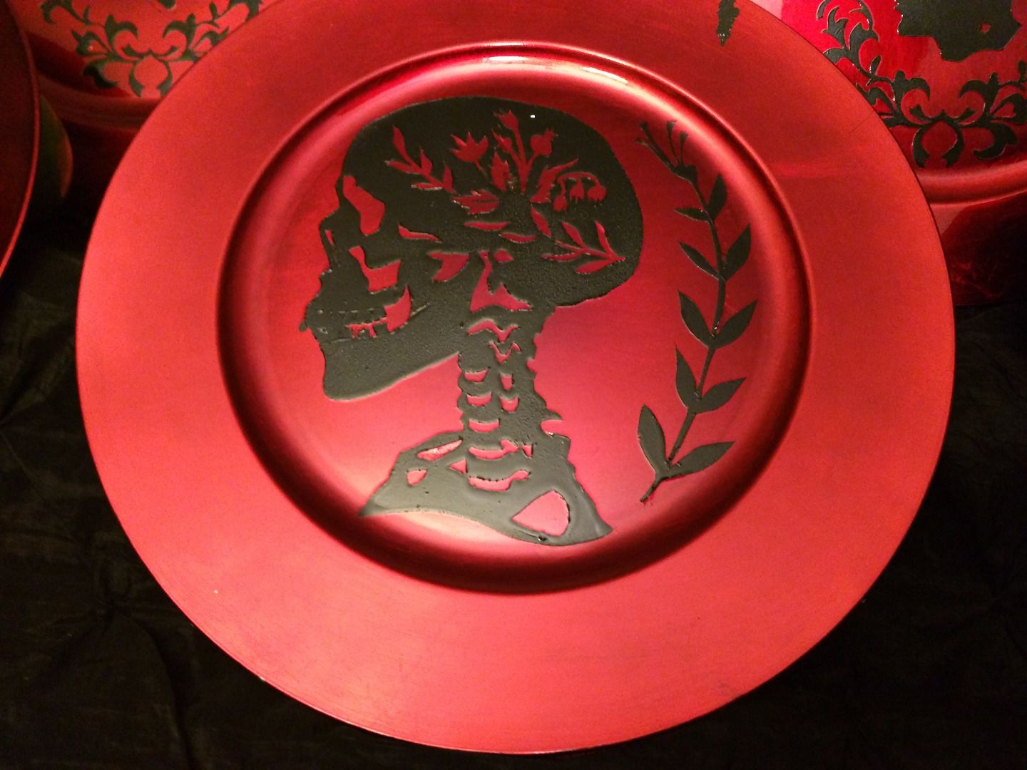 Spooky Halloween Chargers. : 4 Steps (with Pictures) - Instructables