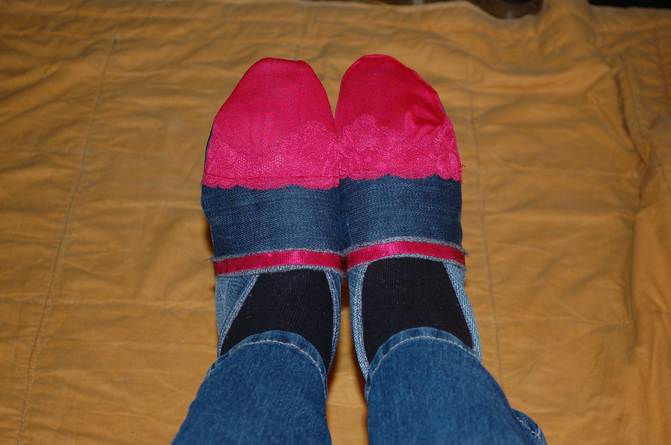Cosy Lined Slippers : 6 Steps - Instructables