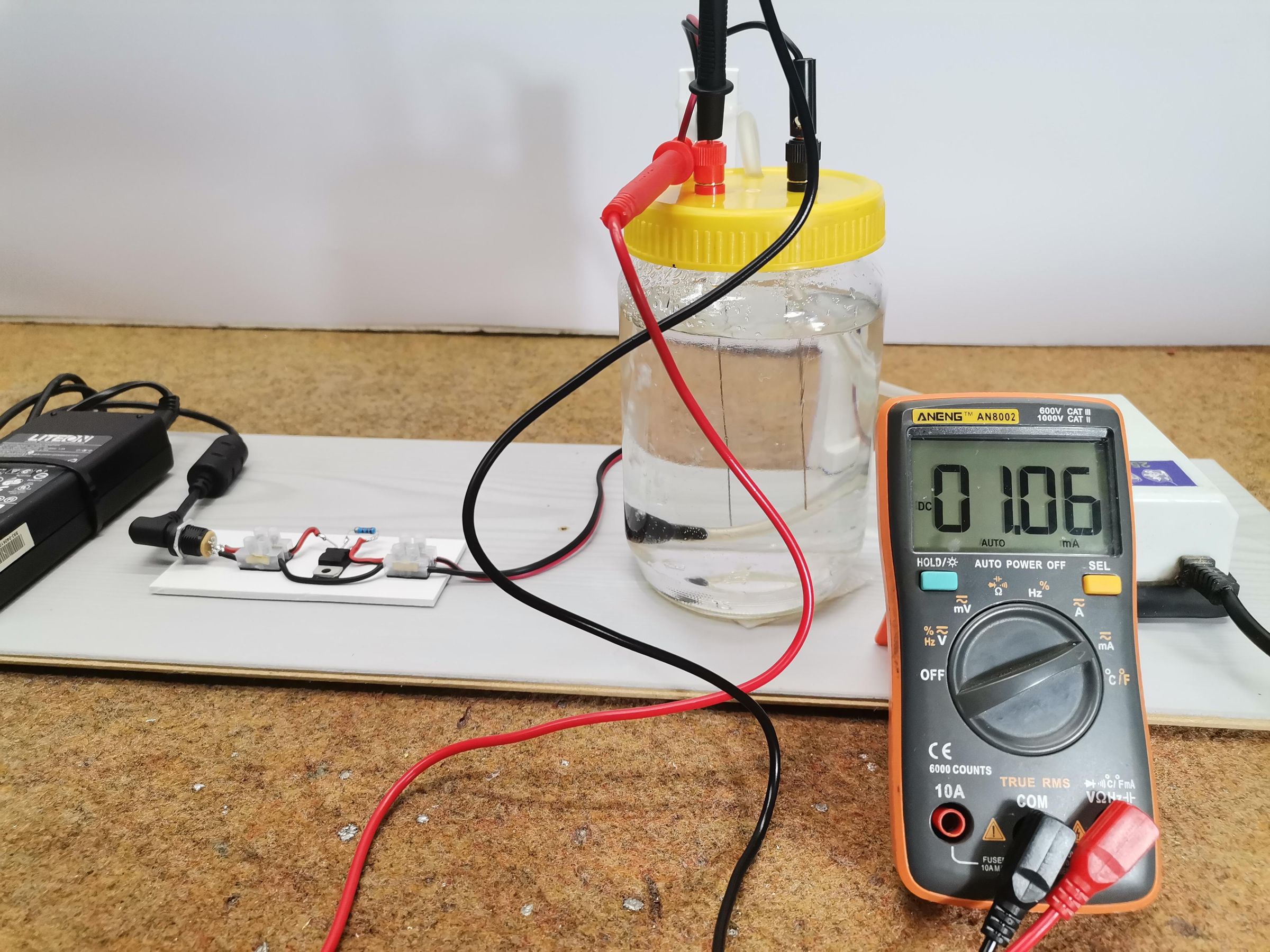 How to Make Simplest Colloidal Silver Generator : 4 Steps - Instructables