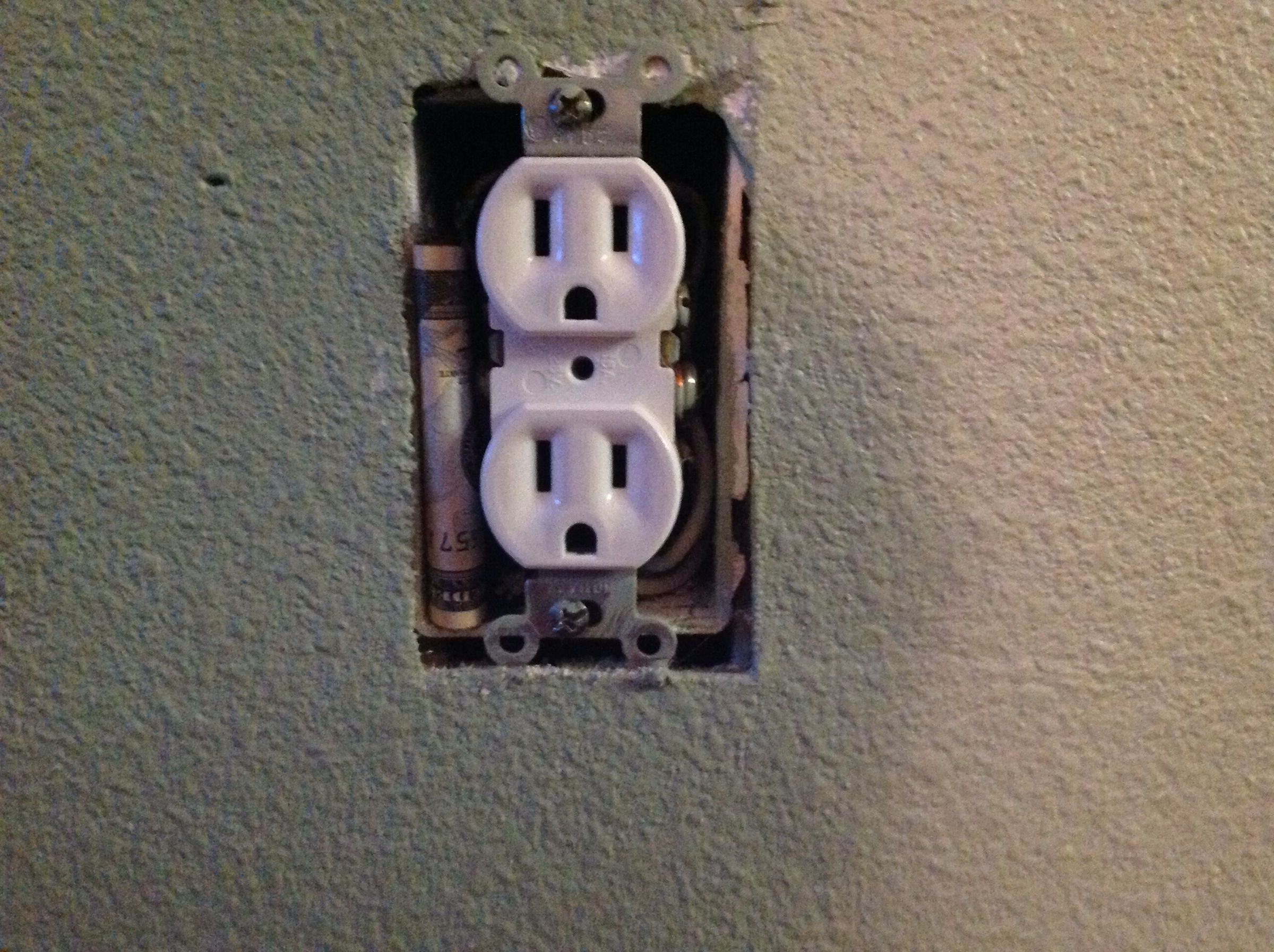 Secret Compartment Electric Outlet : 10 Steps - Instructables