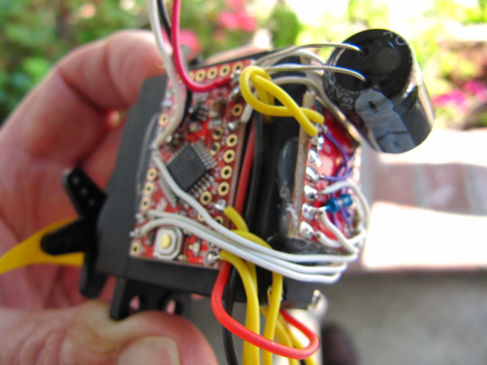 359 Degree Servo Modification : 3 Steps (with Pictures) - Instructables