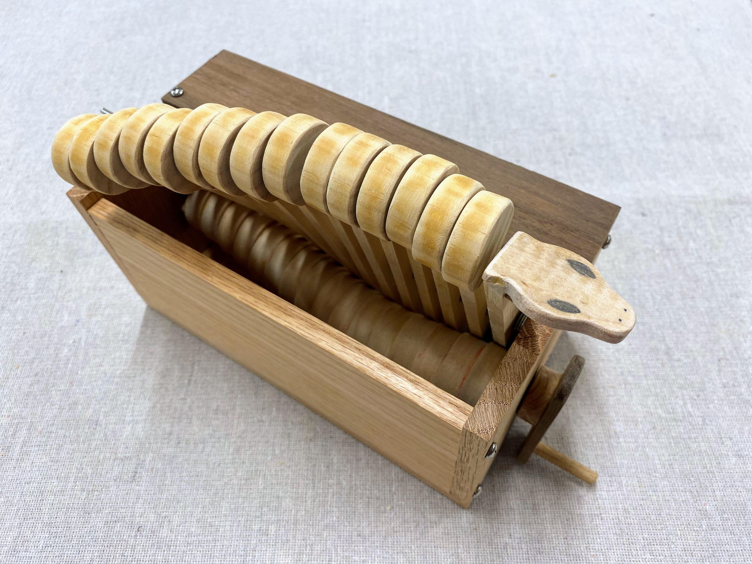 Slithering Snake Automaton : 6 Steps (with Pictures) - Instructables