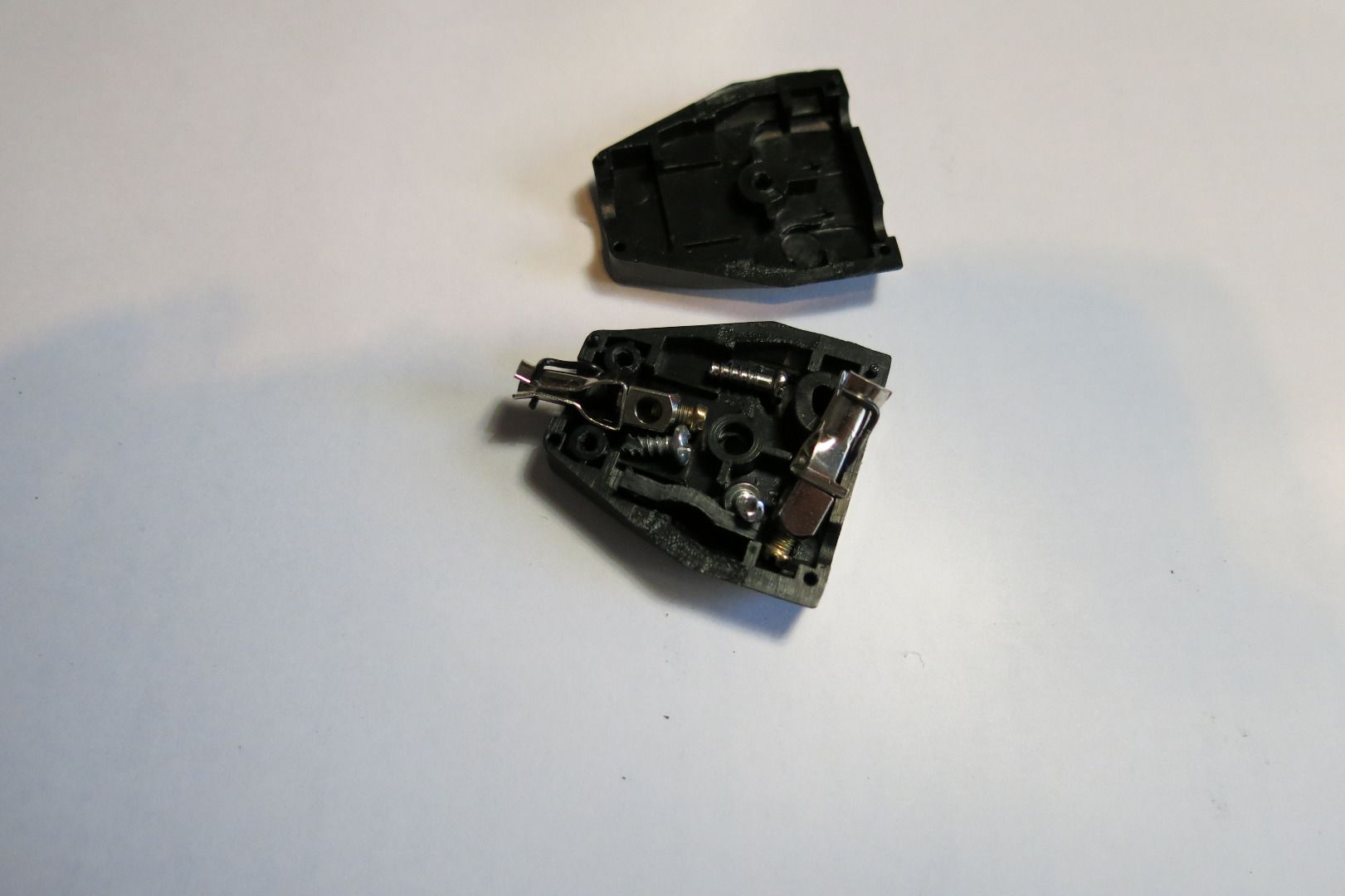 Pera Light Switch : 3 Steps - Instructables