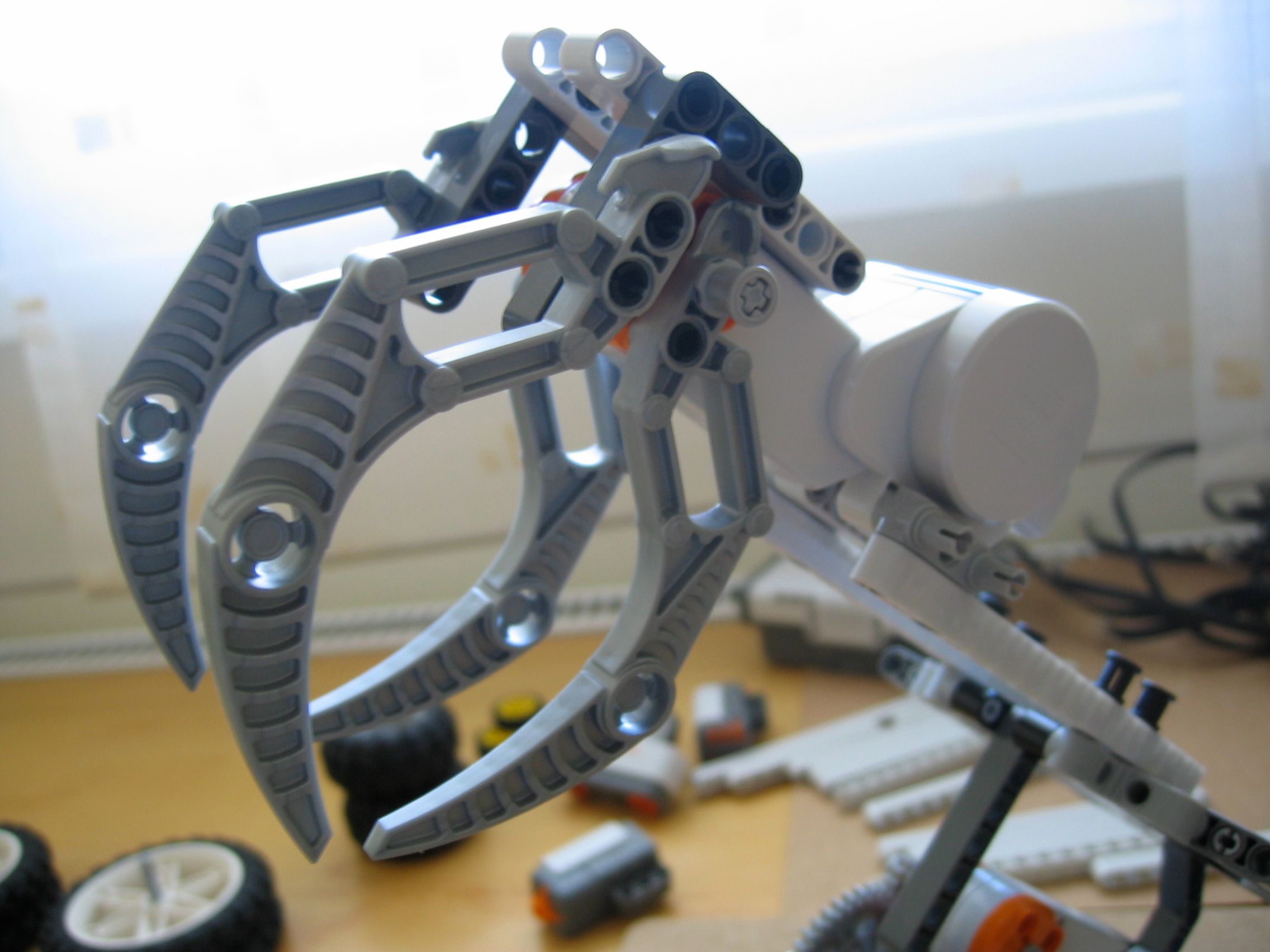 How to Build a Simple Robotic Arm From Lego Mindstorms NXT? : 9 Steps ...