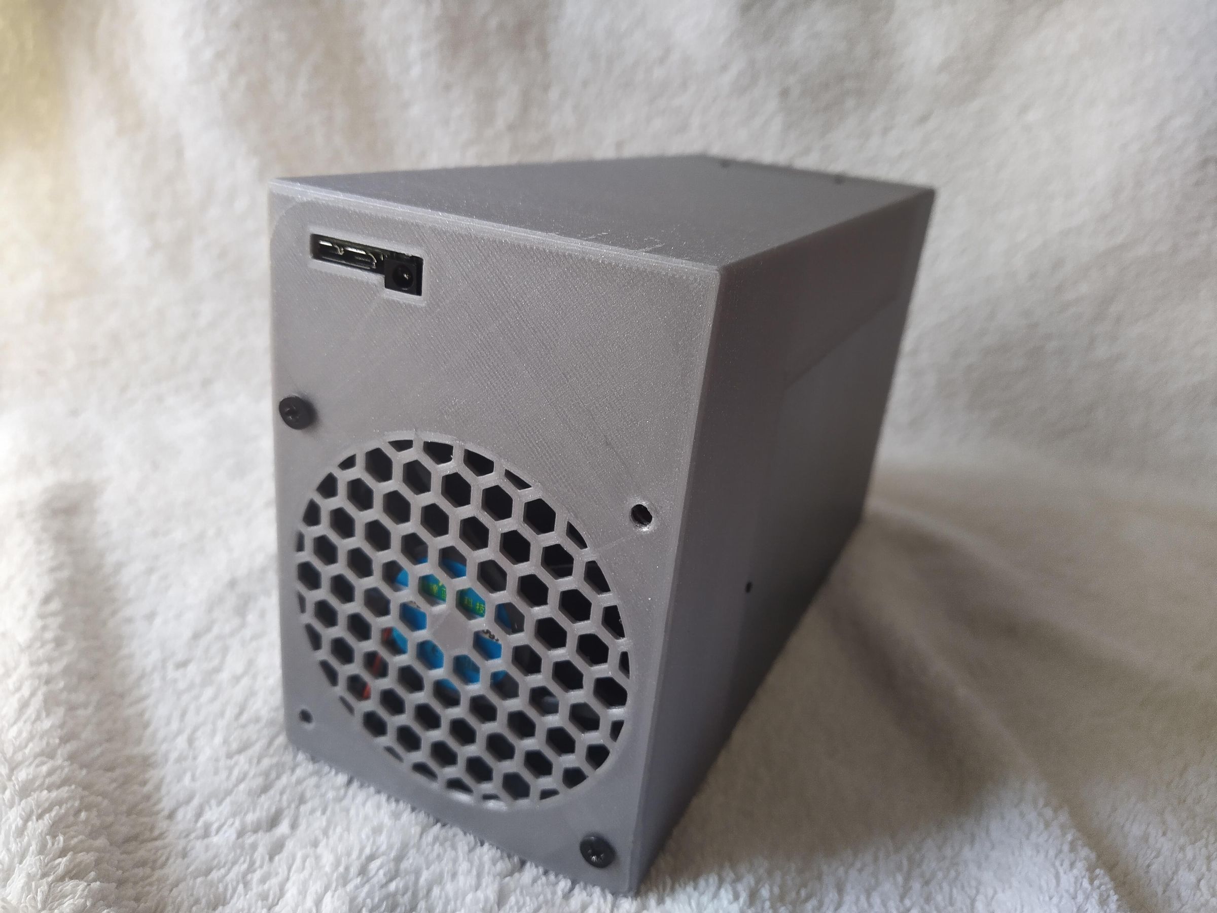 PoorNAS: DIY USB JBOD Hotswap Storage 4 Bay 2.5" 20TB HDD Enclosure : 6 ...