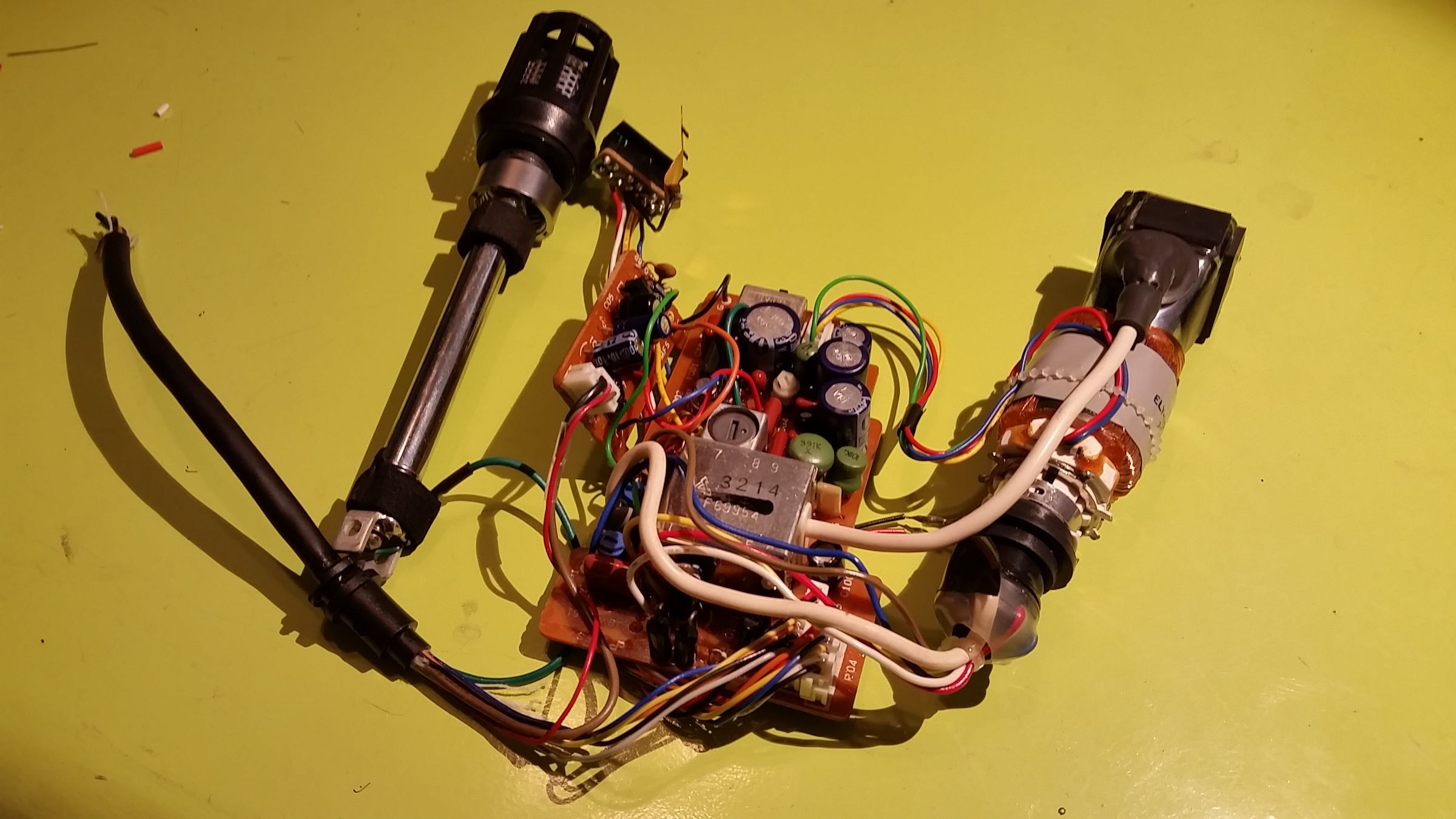 Freeform Mini CRT Sculpture : 4 Steps (with Pictures) - Instructables