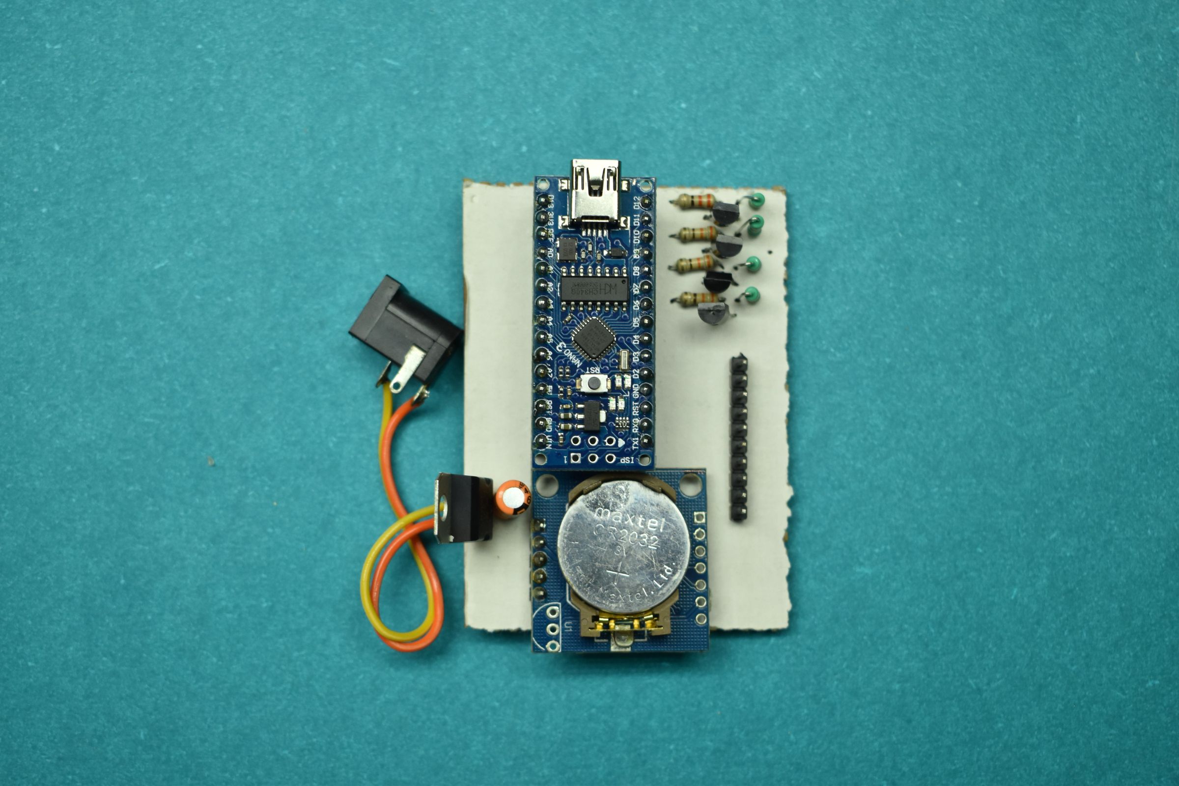 A Simple Clock : 11 Steps (with Pictures) - Instructables