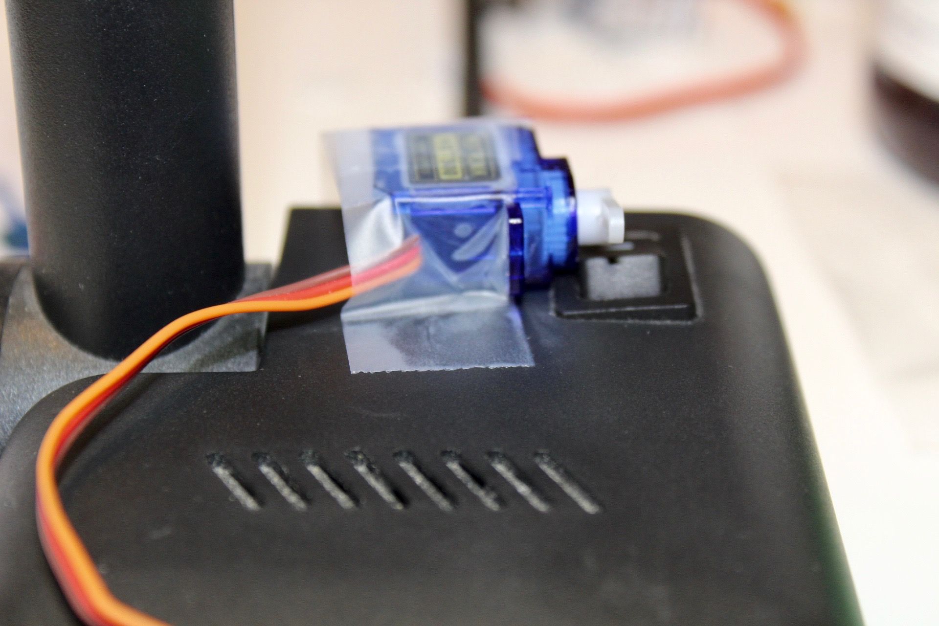 Light-Dependent Servo: Automate Any Bedside Lamp! : 5 Steps - Instructables
