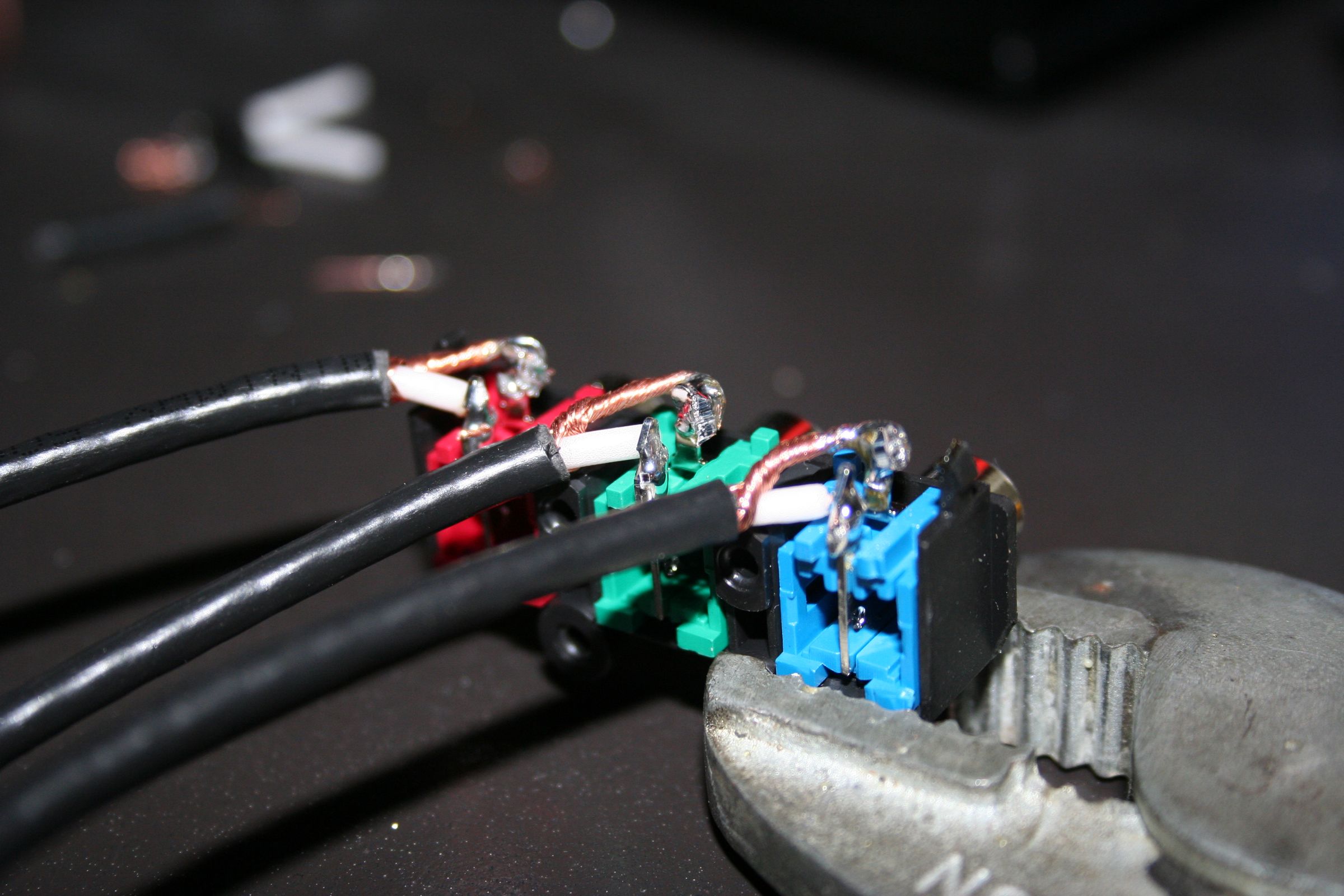 Very Simple Component Video Switch Box : 8 Steps - Instructables