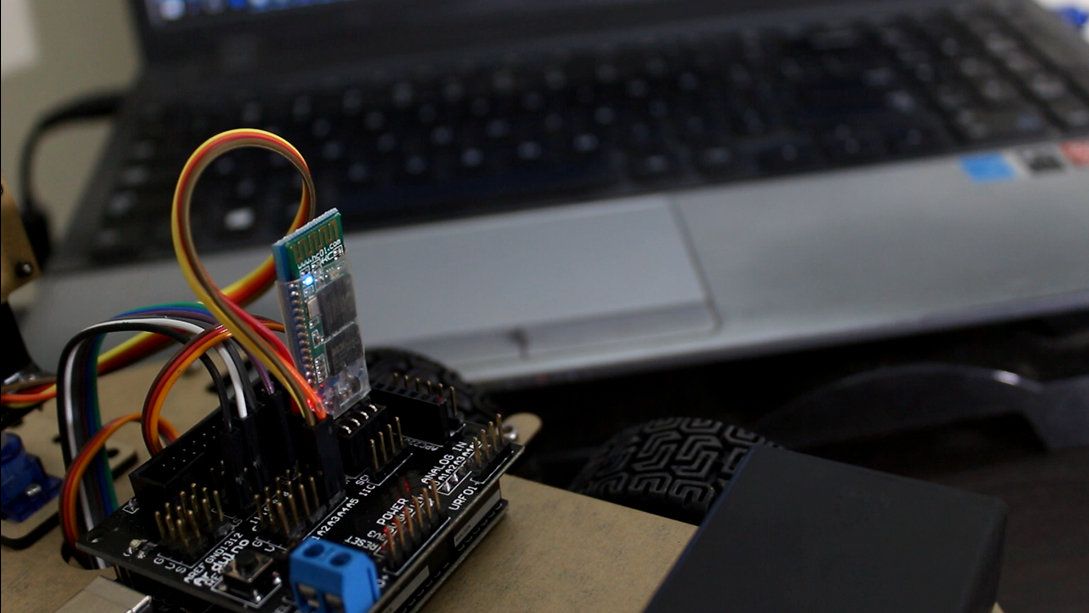 Smartphone Controlled Arduino Robot : 10 Steps (with Pictures ...