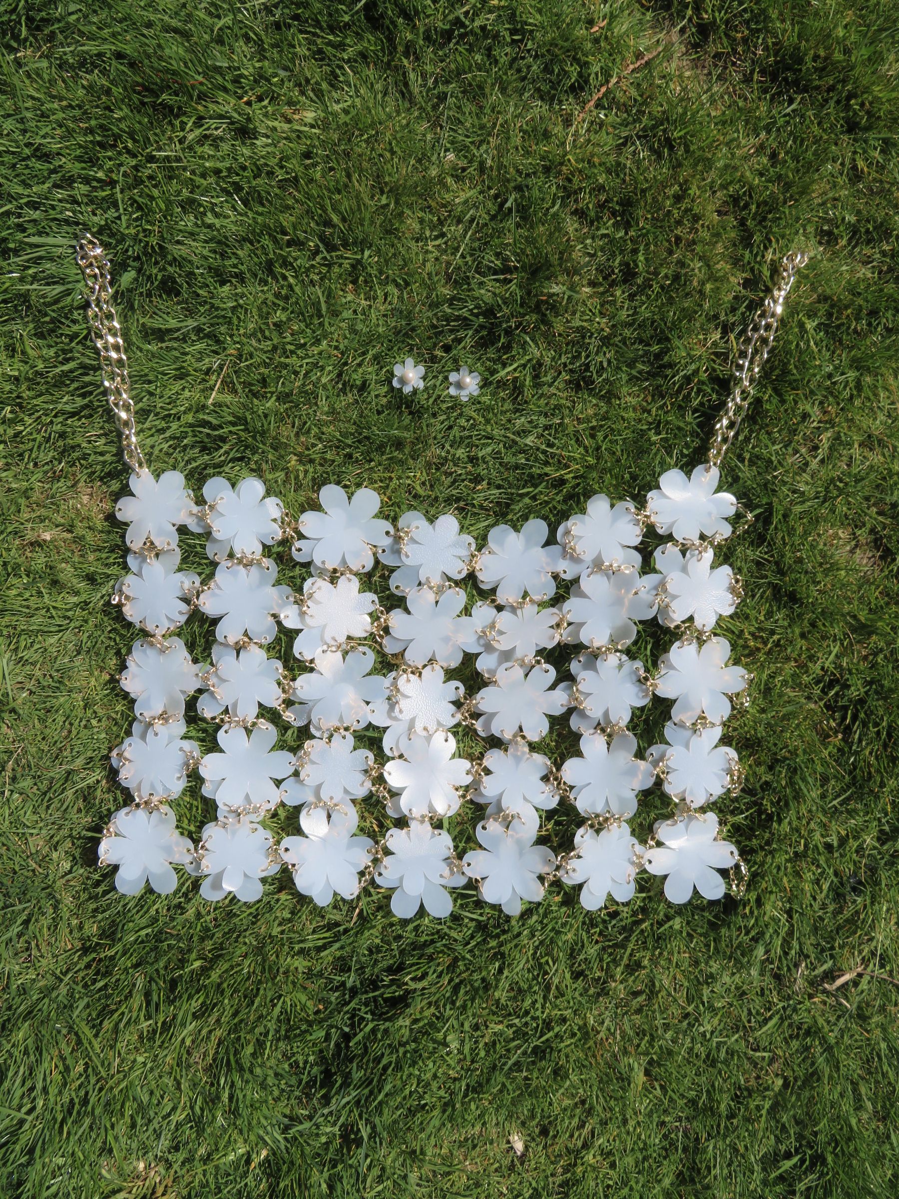 Retro Inspired 🌼 Plastic Shirt : 7 Steps (with Pictures) - Instructables