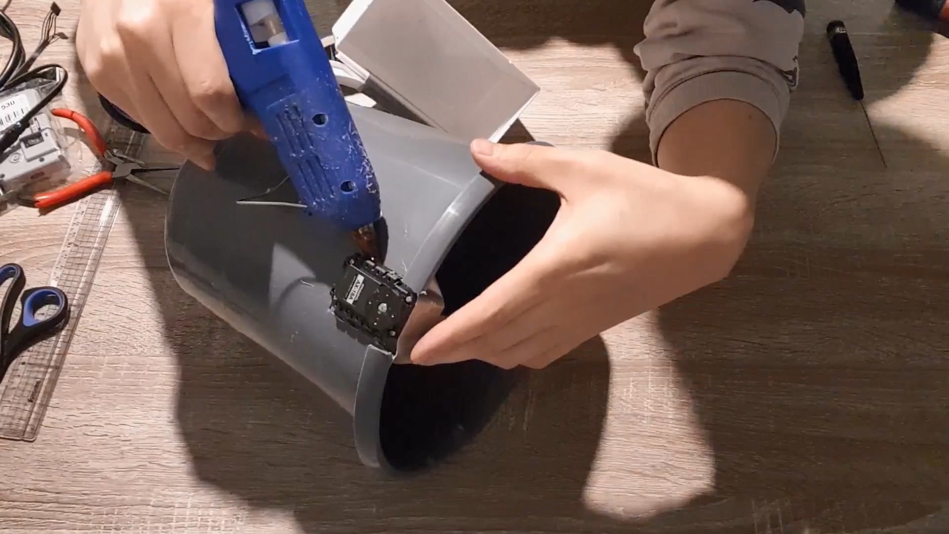 Trash Bin Robot - Giant Hungry Robot : 11 Steps (with Pictures ...