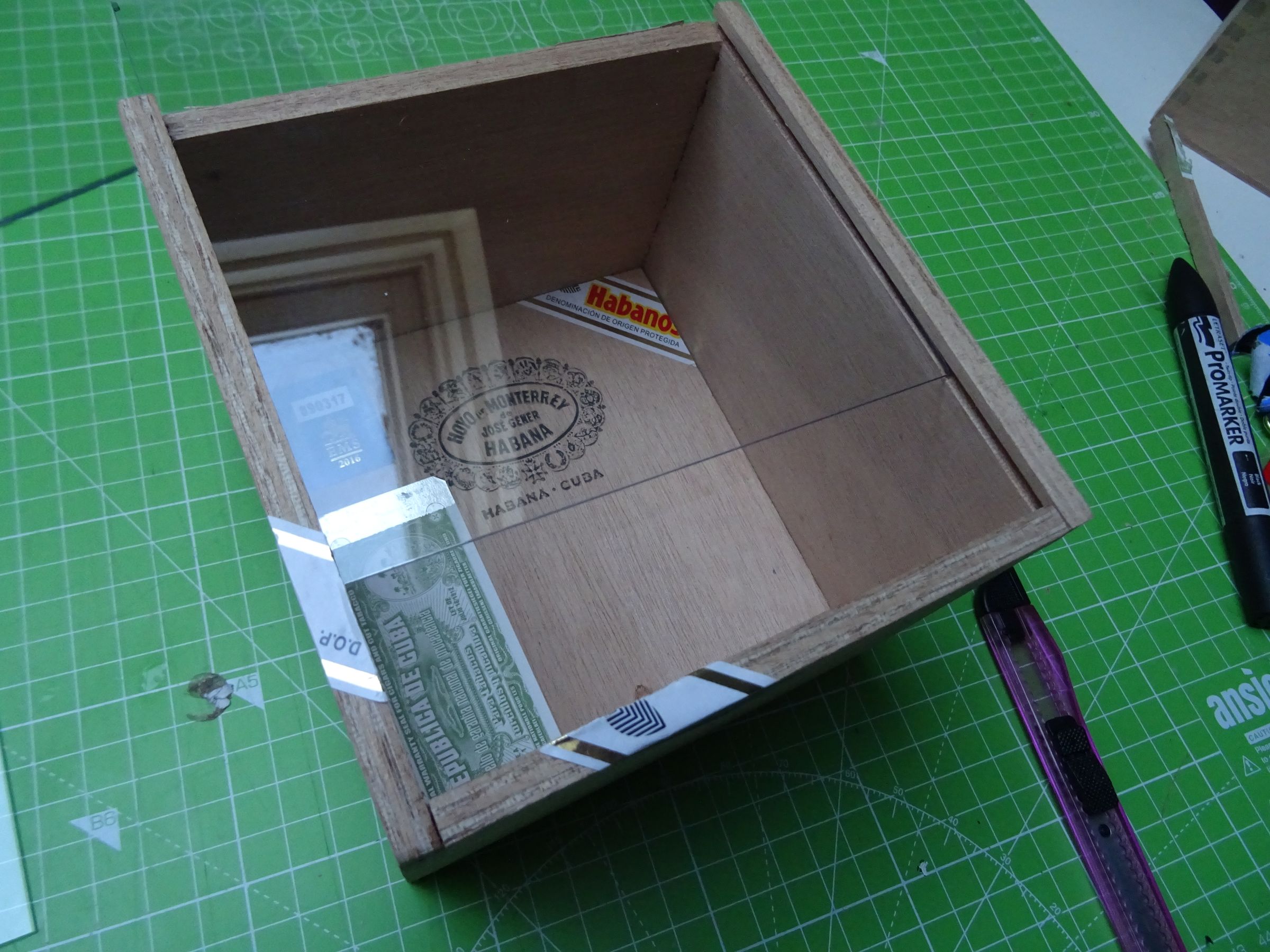 Cigar Box Keepsake Frame : 5 Steps (with Pictures) - Instructables