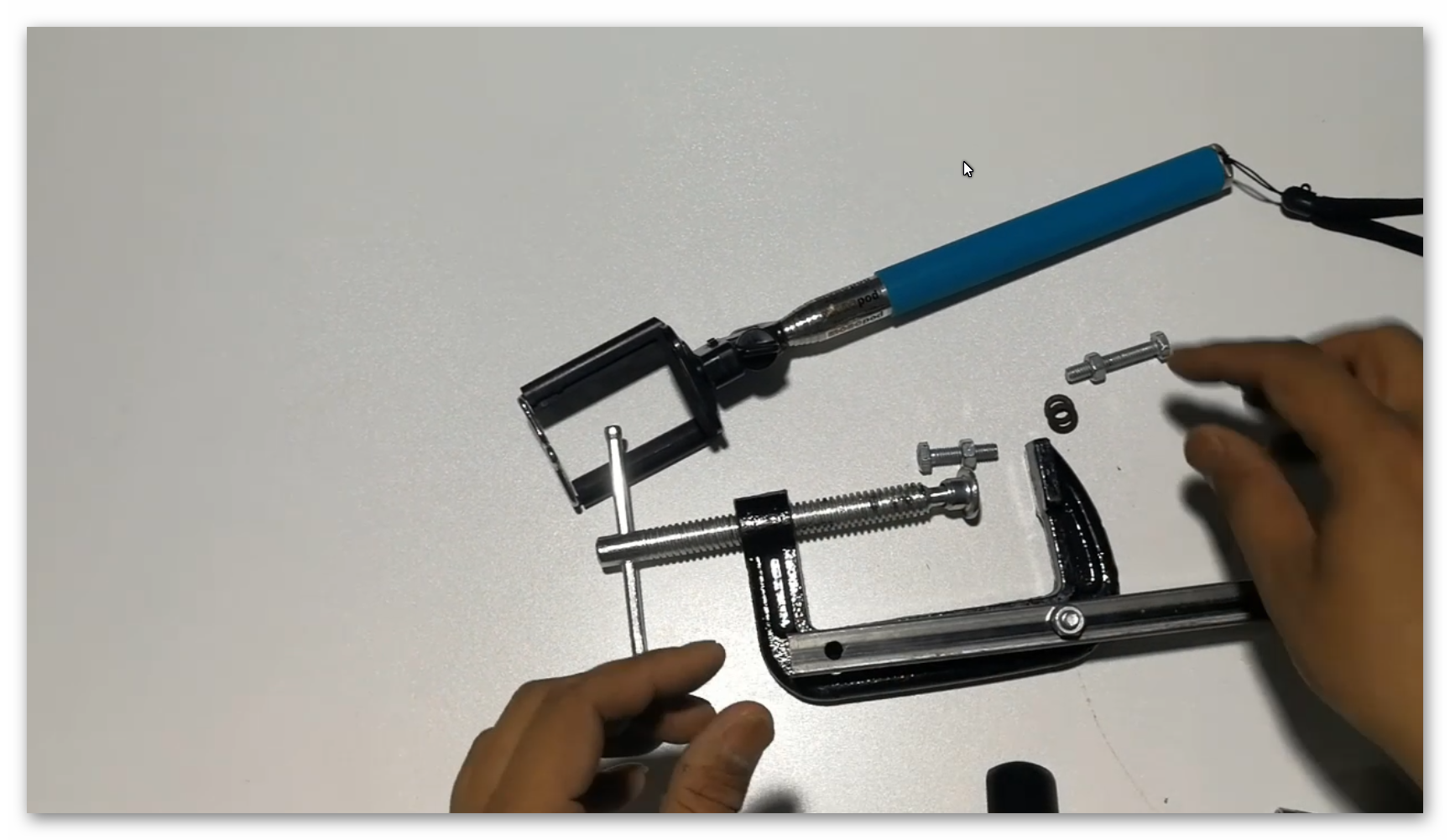 OverHead Camera Mount DIY for Mobile and DSLR : 7 Steps - Instructables