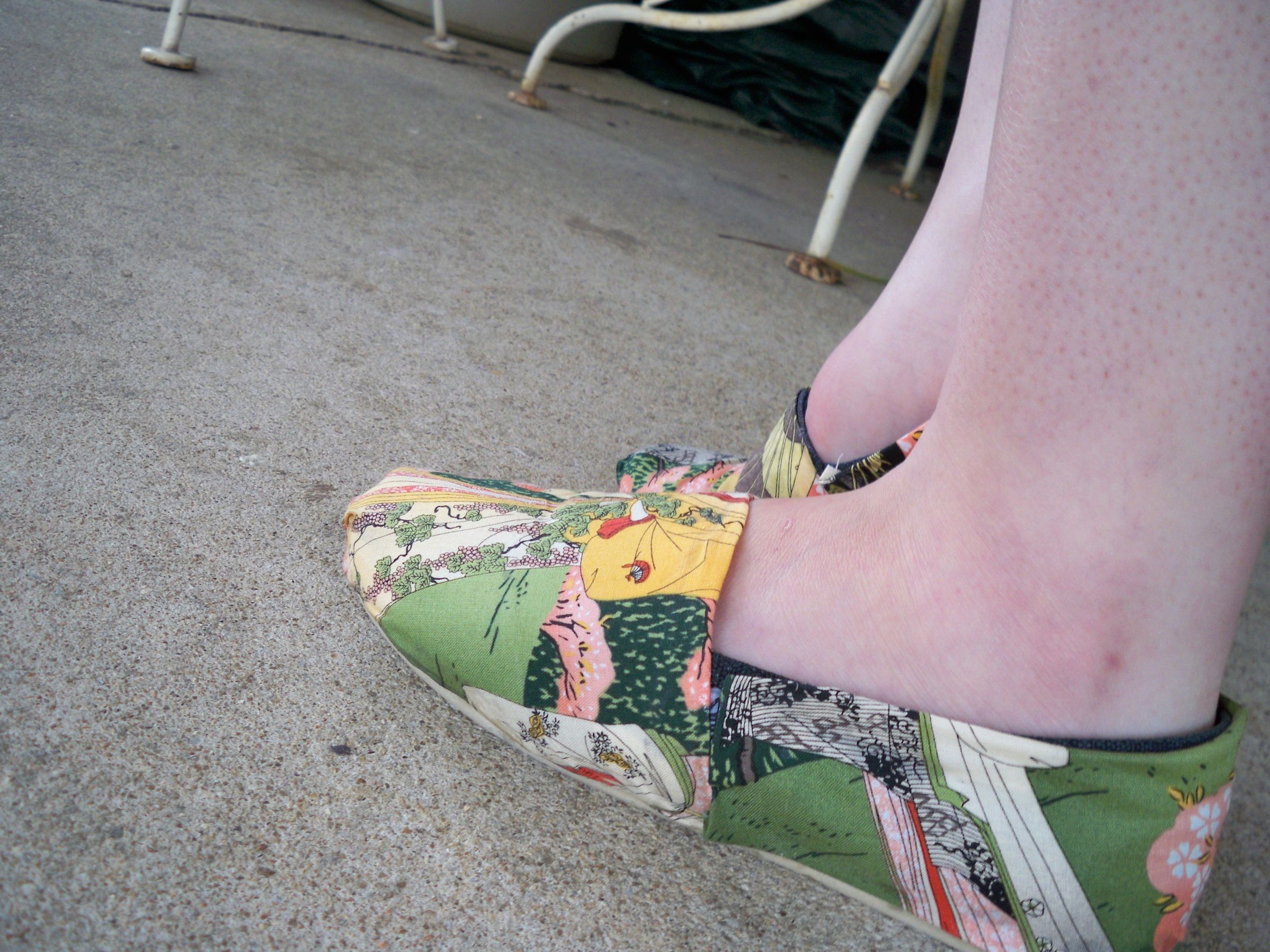 Customize Your Shoes! (Toms) : 3 Steps (with Pictures) - Instructables