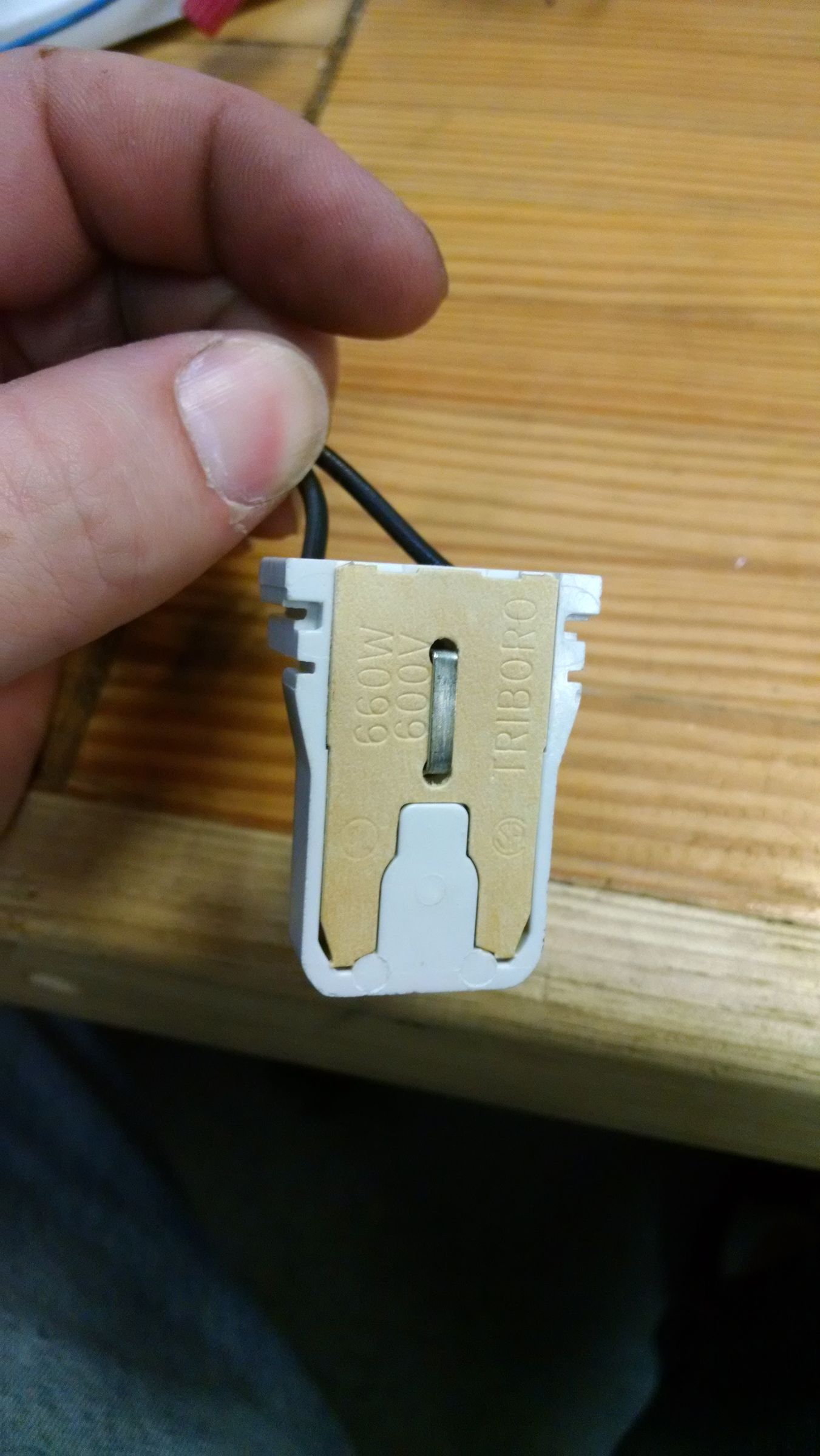 T12 Fluorescent Light Ballast Replacement : 4 Steps (with Pictures ...