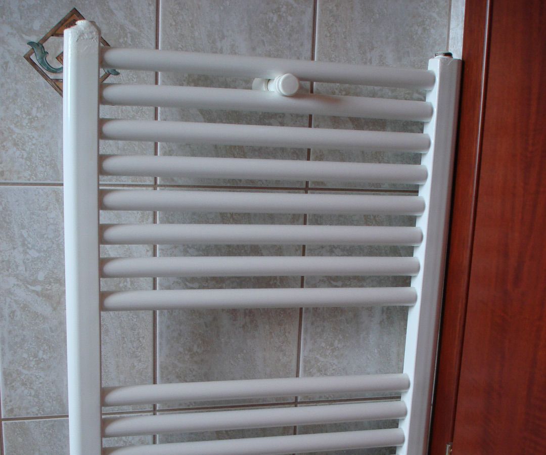 Leaky Towel Radiator Fix : 6 Steps - Instructables