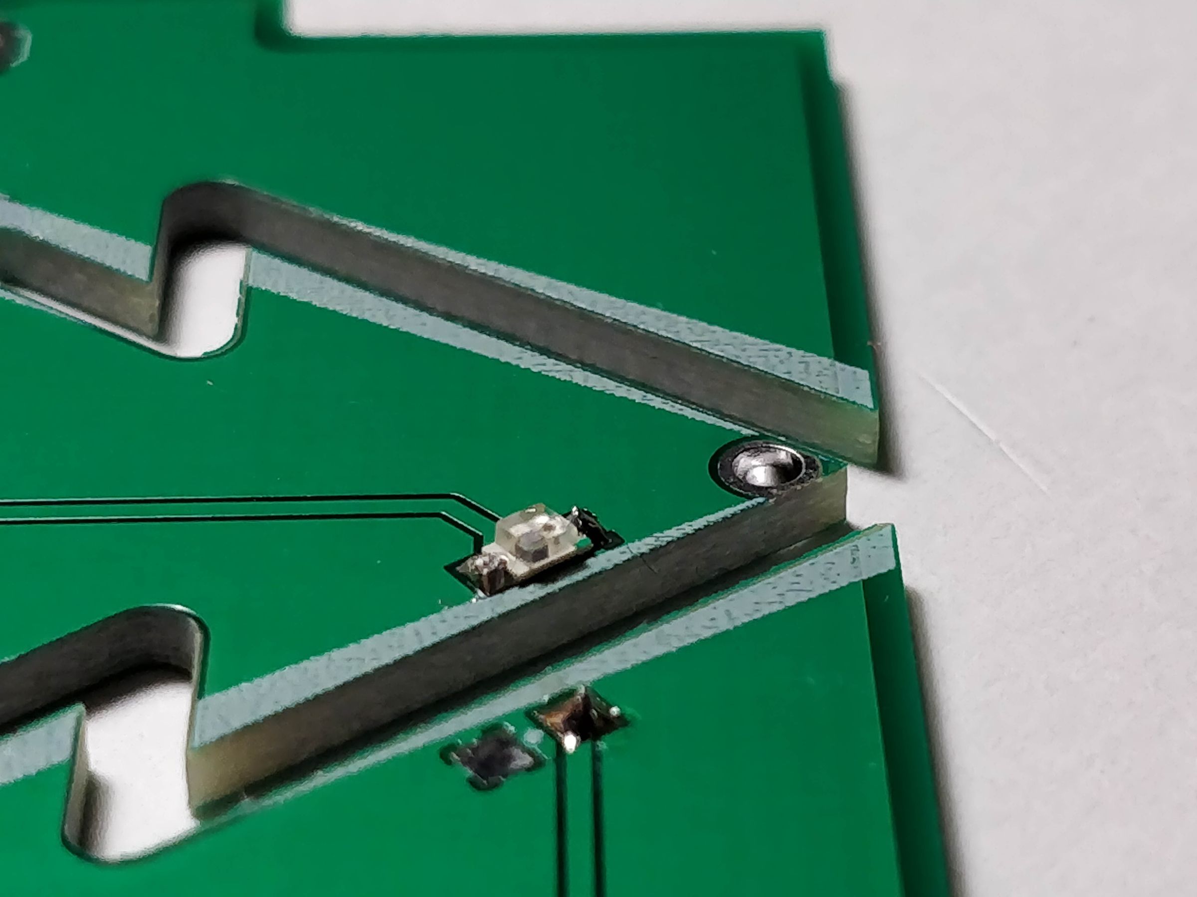 $1 PCB Christmas Tree : 7 Steps (with Pictures) - Instructables