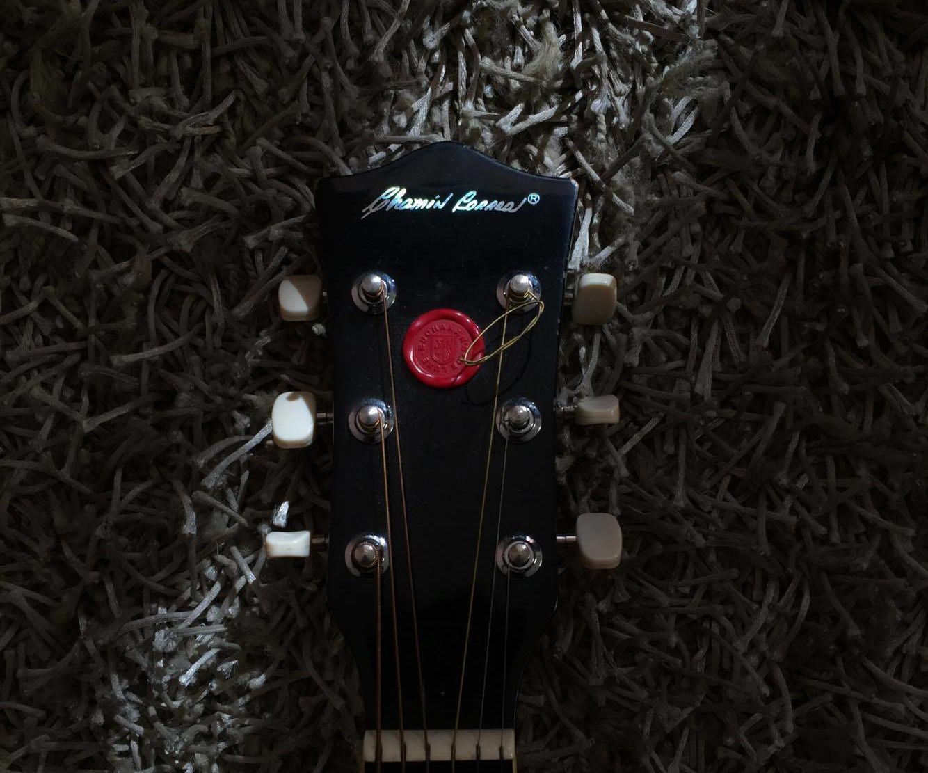 How to String a Guitar (Quick Metod) : 11 Steps (with Pictures ...