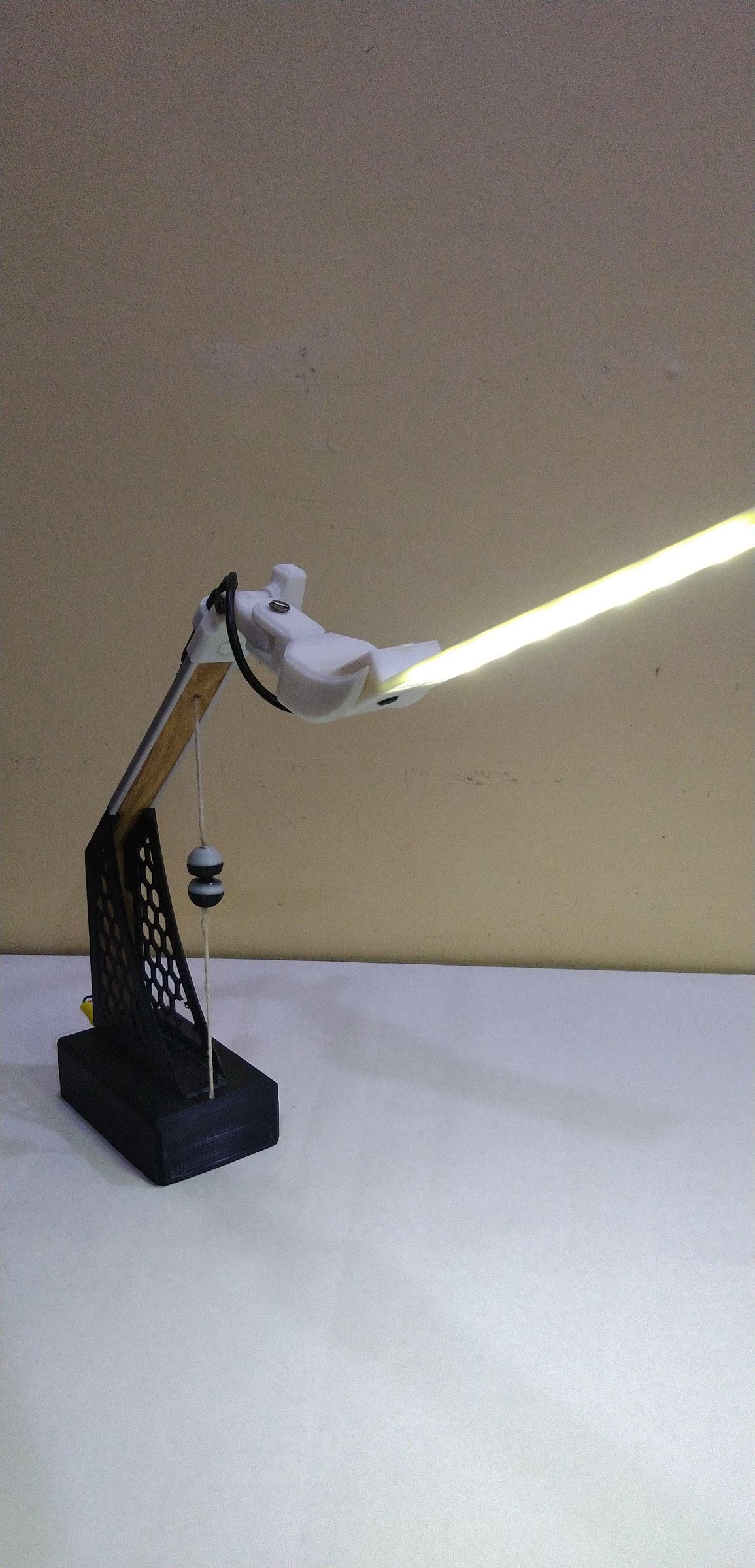 MagnoLamp : a Magnetic Desk Lamp : 7 Steps (with Pictures) - Instructables