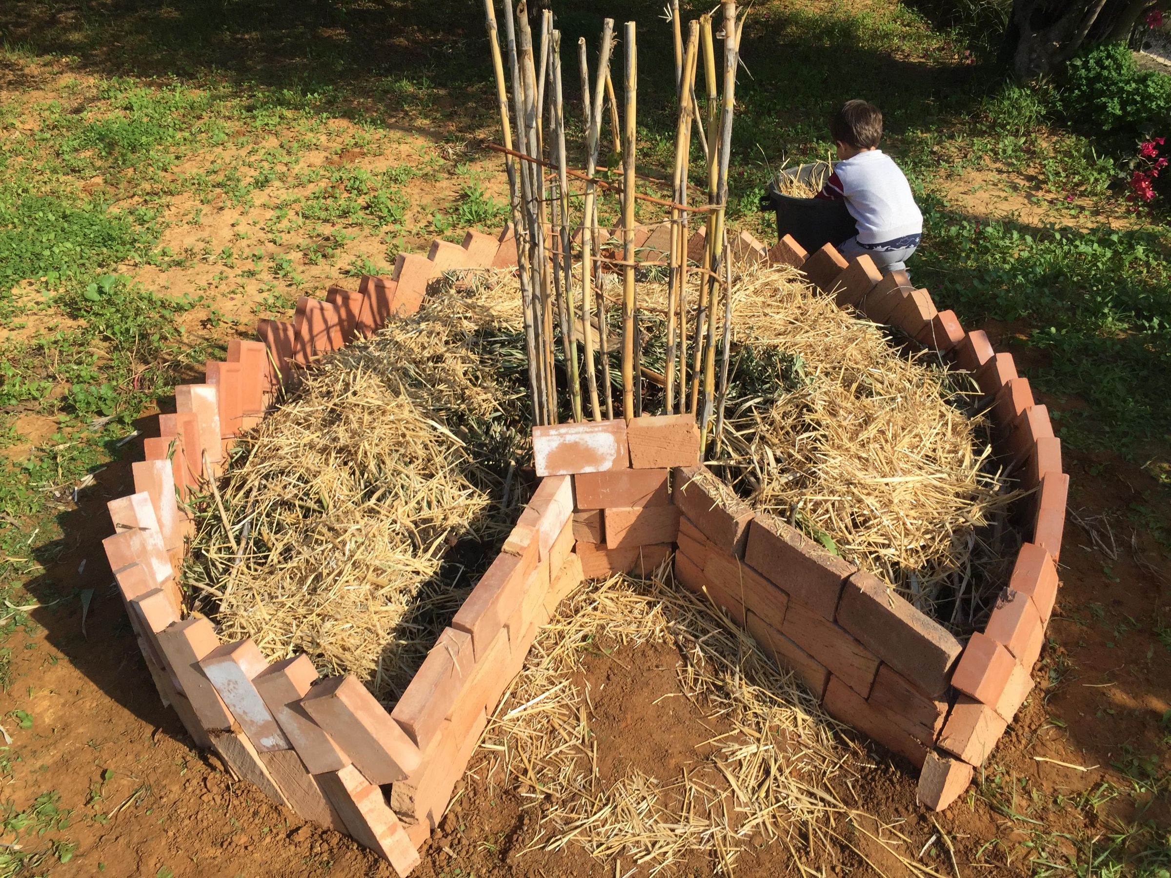 Keyhole Garden : 12 Steps (with Pictures) - Instructables