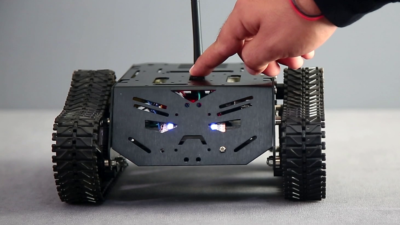 How to Make DIY Arduino Gesture Control Robot at Home : 4 Steps ...