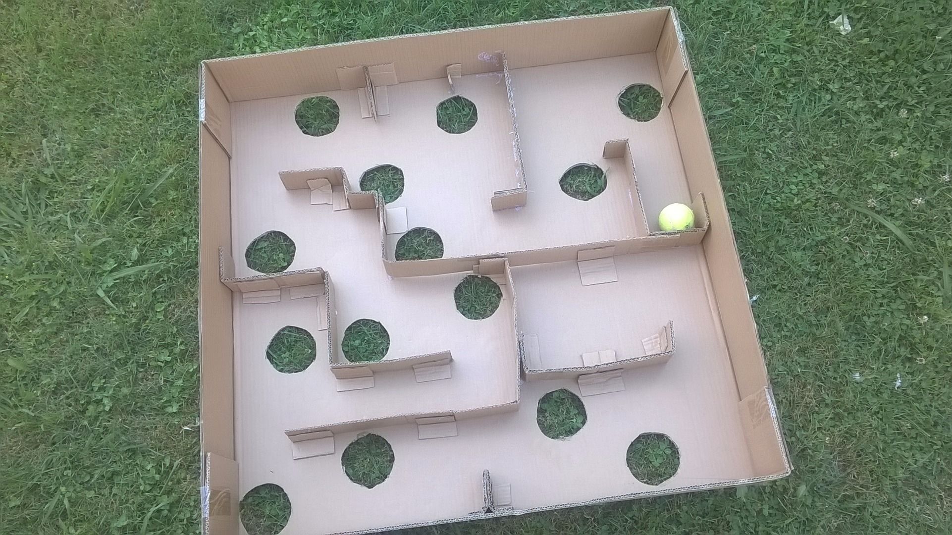 Giant Card Box Marble Maze : 4 Steps (with Pictures) - Instructables